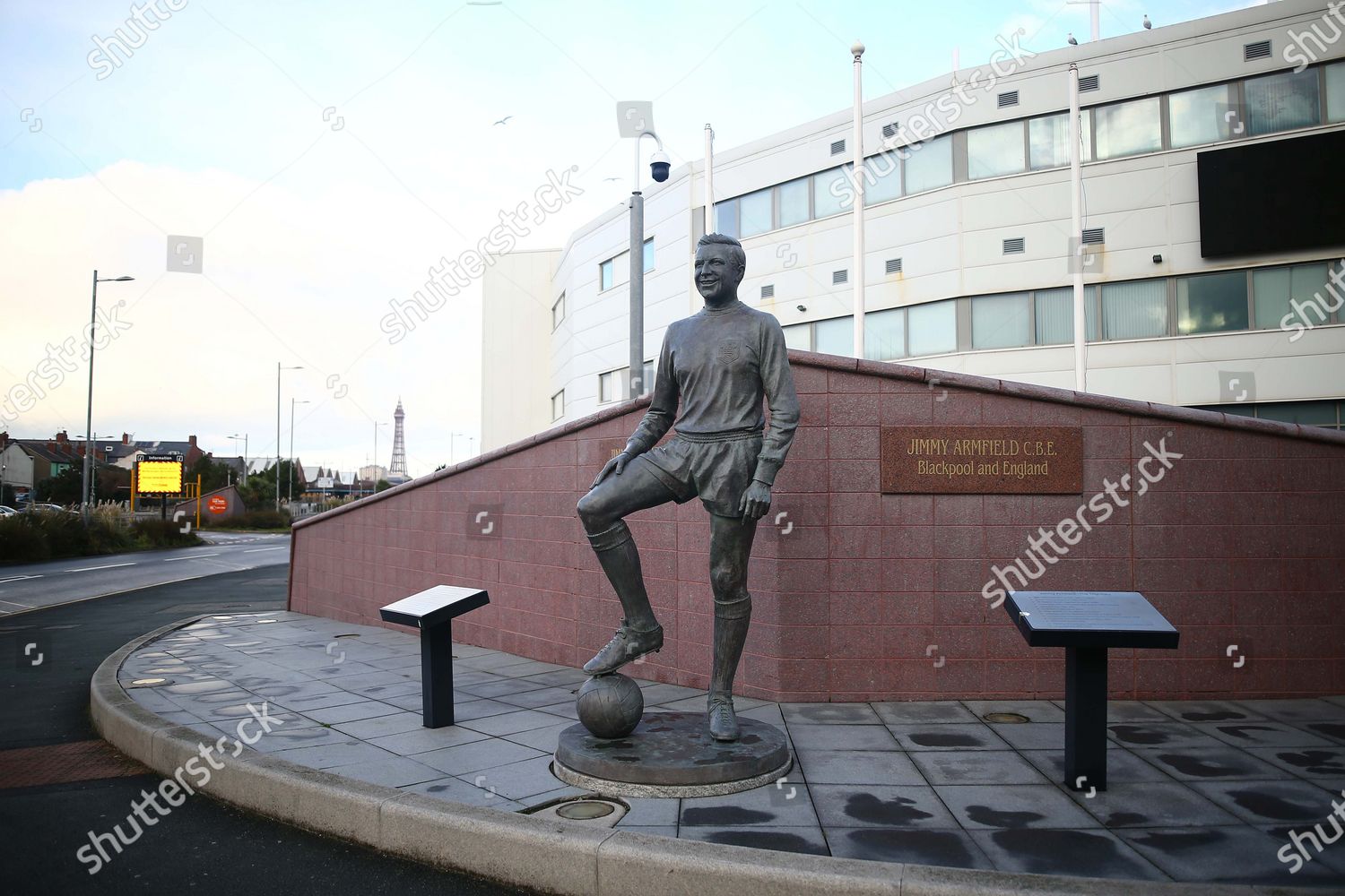 JIMMY ARMFIELD STATUE STANDS DESERTED GAMES Editorial Stock Photo ...