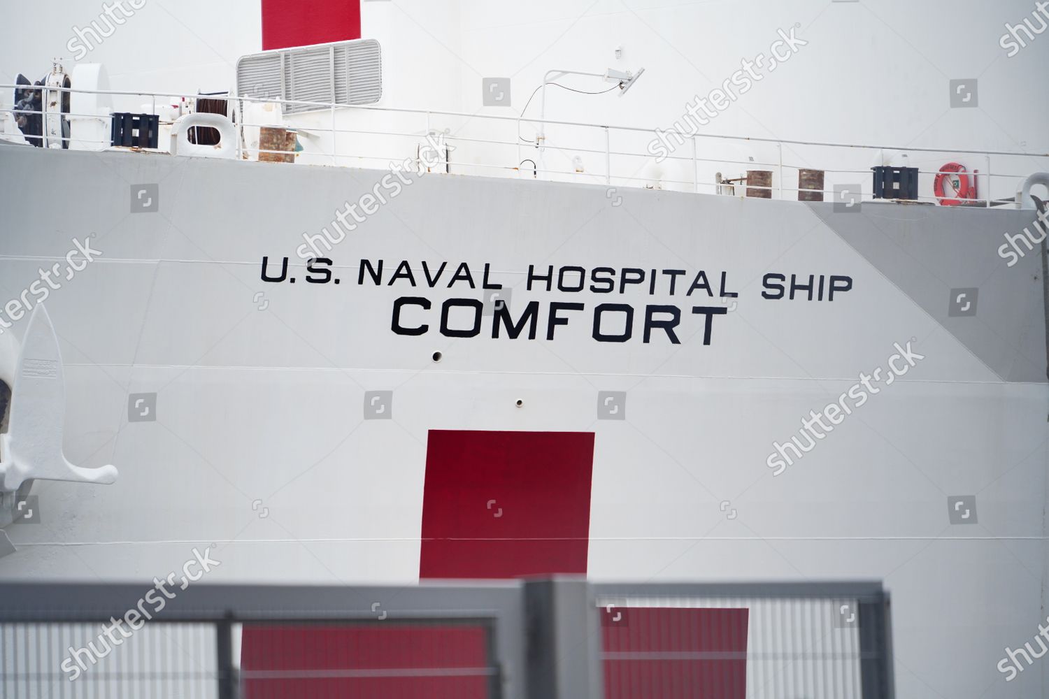 US NAVY HOSPITAL SHIP ARRIVES PIER Editorial Stock Photo - Stock Image ...