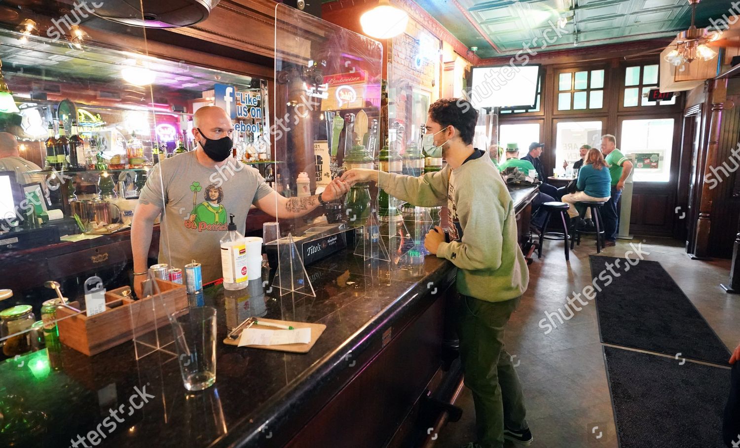 Normally Packed Bar Seamus Mcdaniels Somewhat Editorial Stock Photo ...