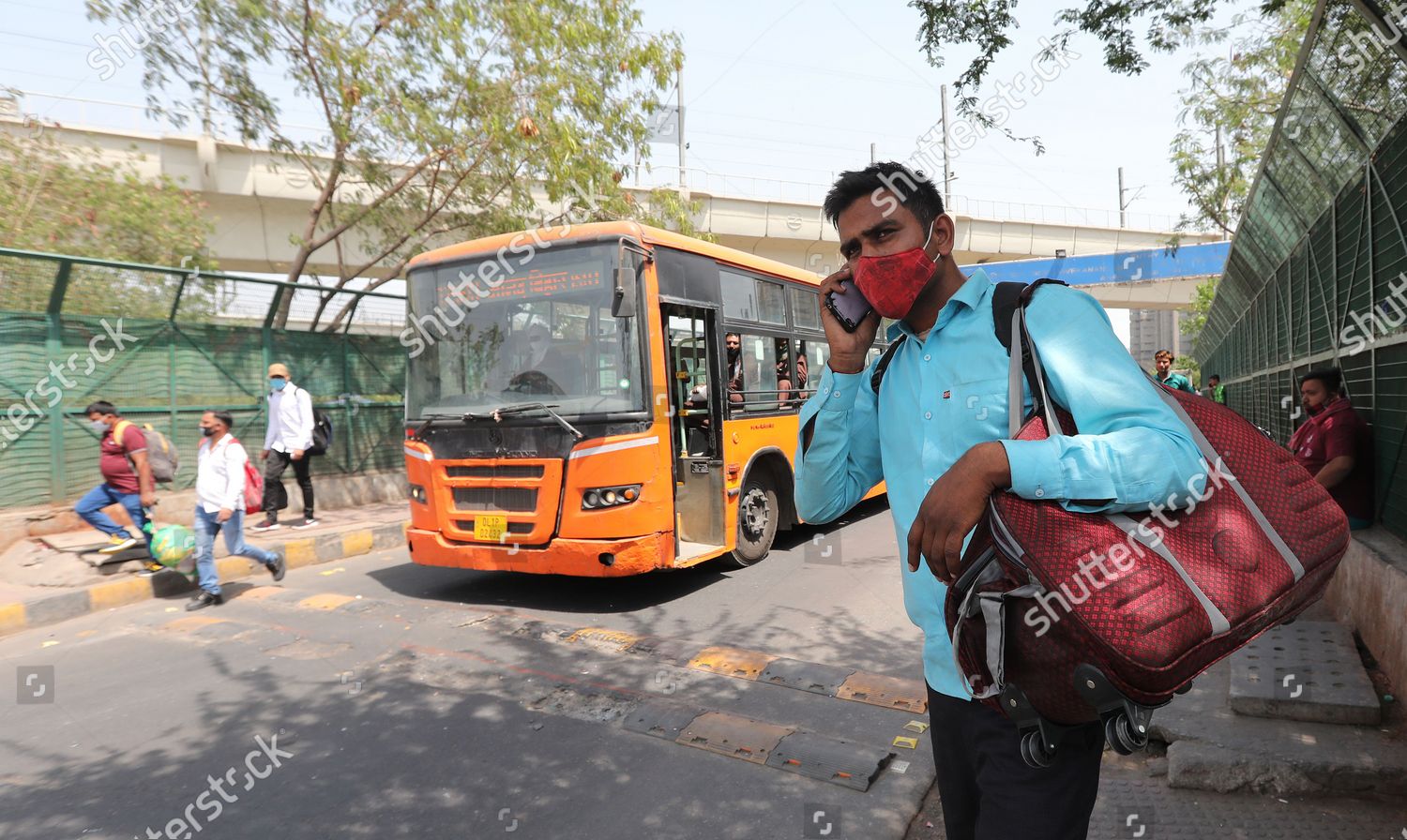 Man Arrives Catch Bus Anand Vihar Editorial Stock Photo - Stock Image ...