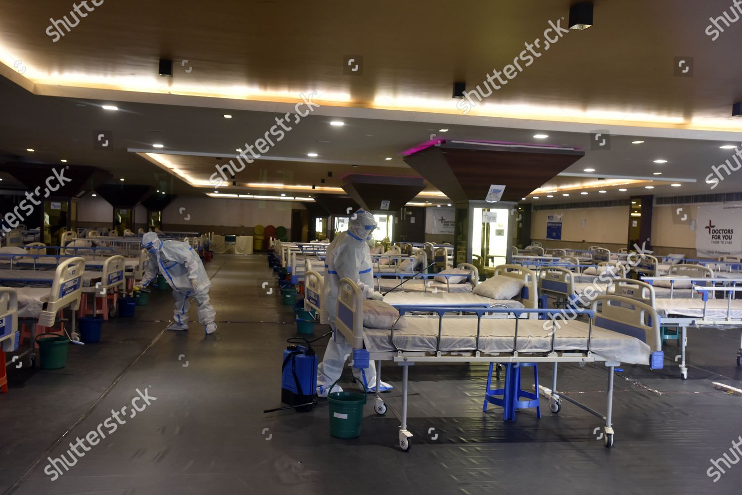 Medical Professionals Ppe Coveralls Prepare Beds Editorial Stock Photo ...