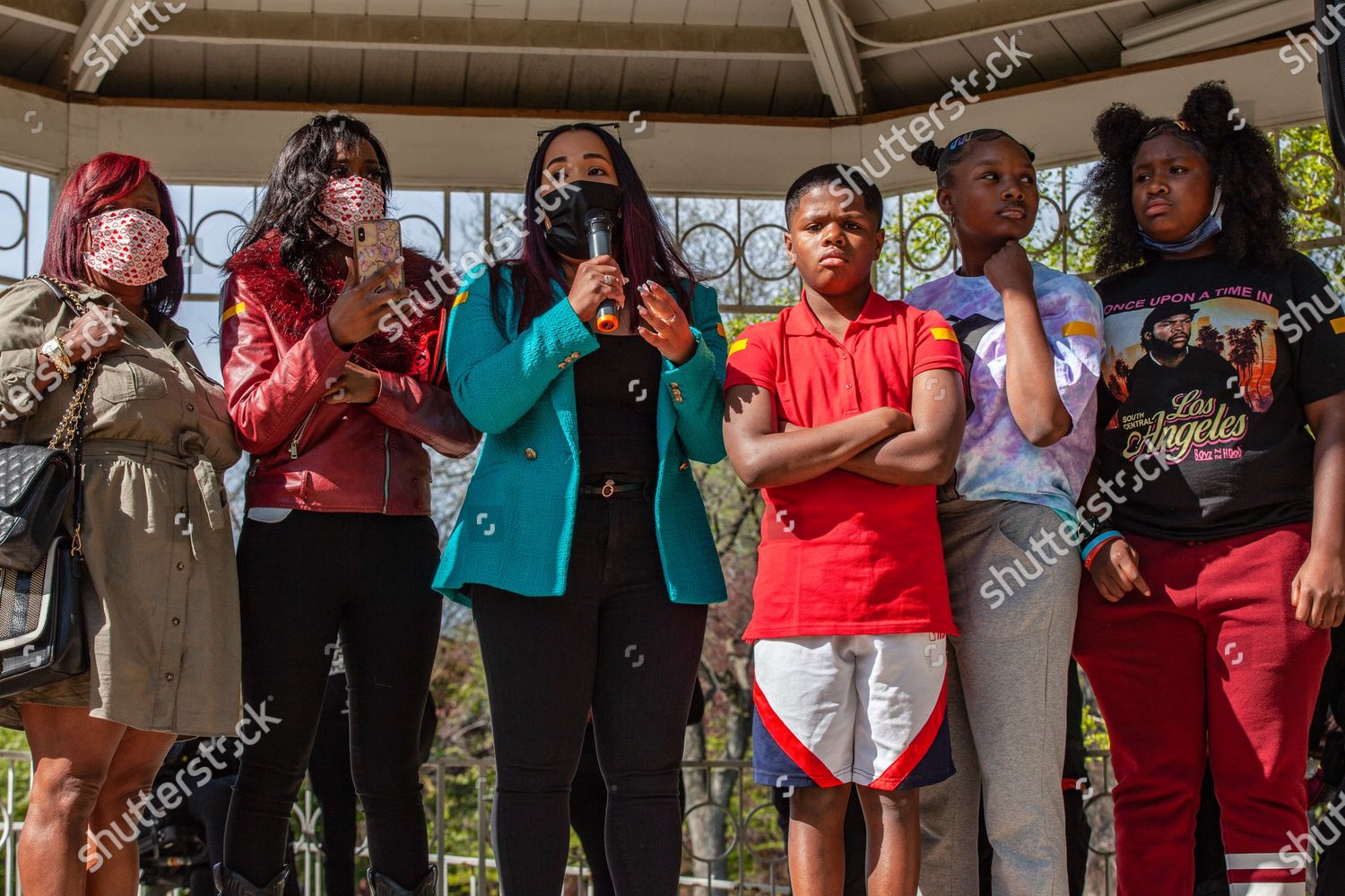Family Makhia Bryant Stands Together Gazebo Editorial Stock Photo ...