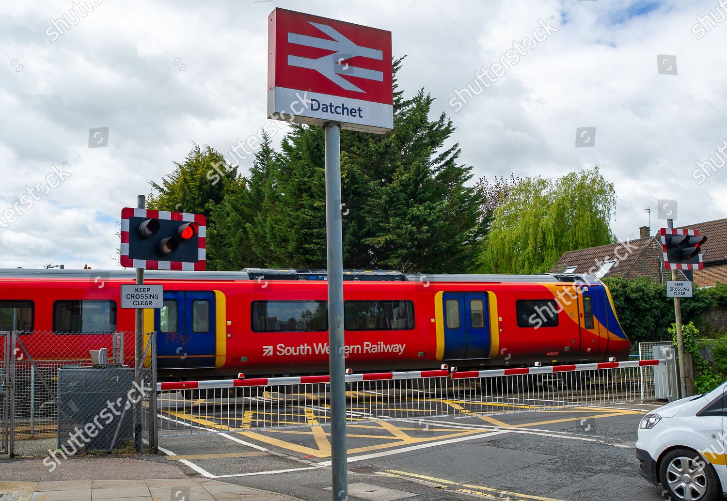 Datchet Station Level Crossing Numbers Commuters Editorial Stock Photo ...