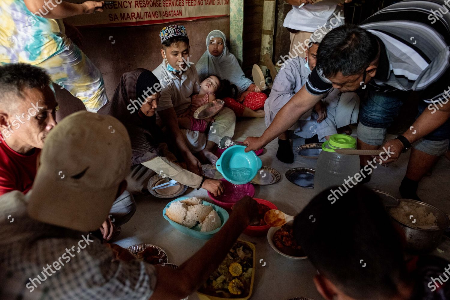 Filipino Muslims Share Meal Together Celebrate Editorial Stock Photo ...