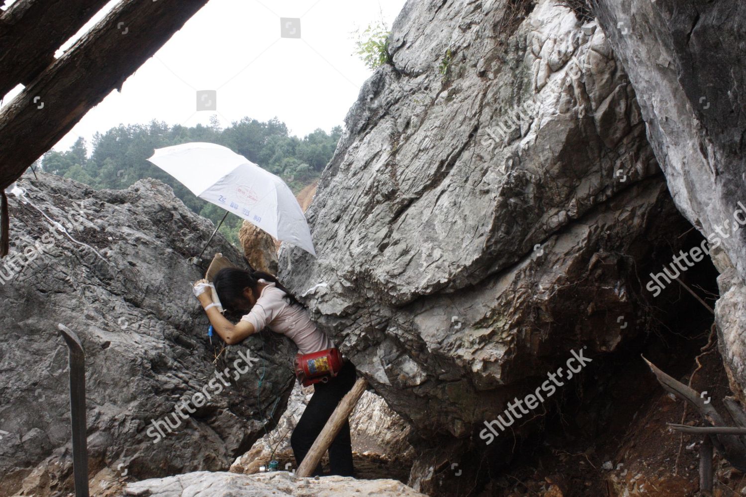 Woman Trapped Between Two Huge Boulders Editorial Stock Photo - Stock ...