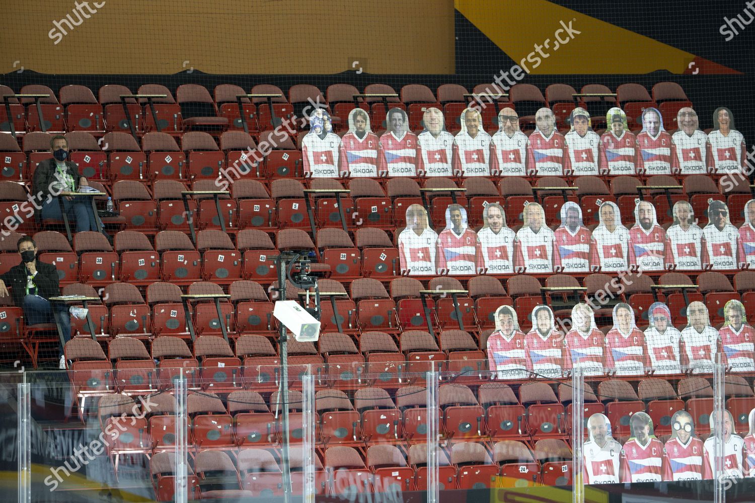Cardboard Figures Spectators Displayed Grandstand During Editorial ...