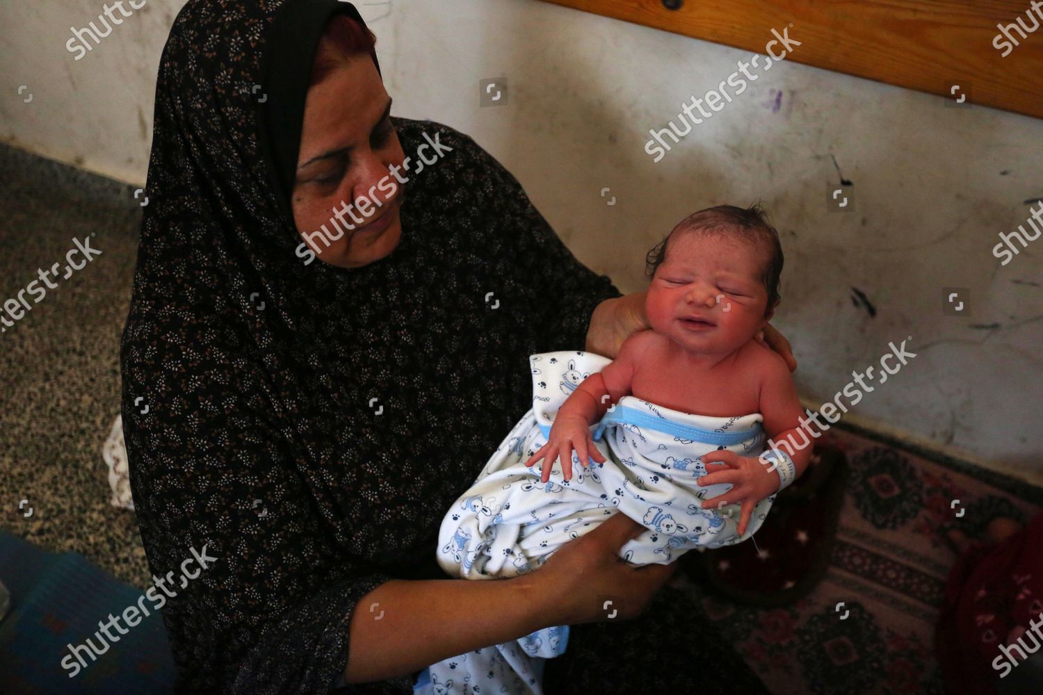 Palestinian Woman Shower Onedayold Baby Born Editorial Stock Photo ...