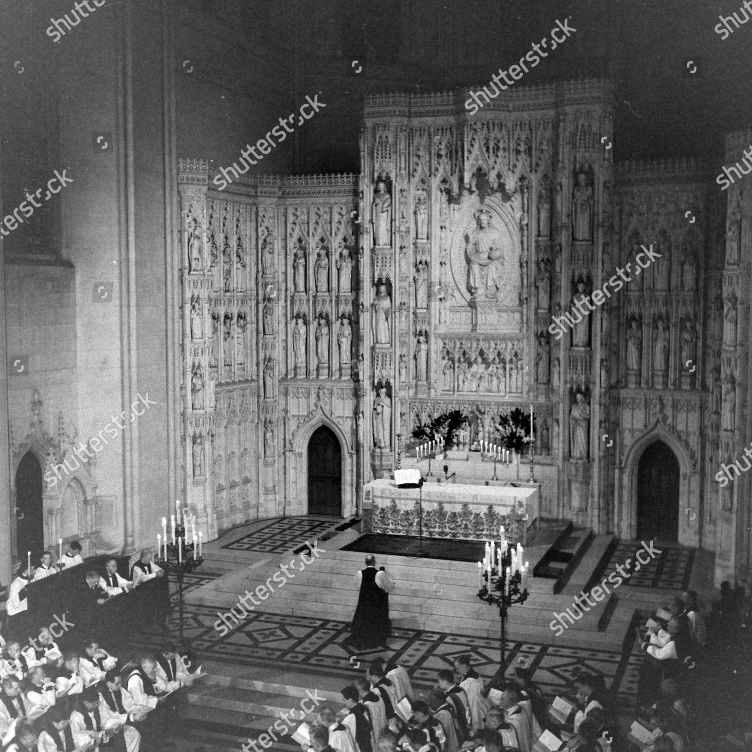 Henry Knox Sherrill Kneeling During His Editorial Stock Photo - Stock ...