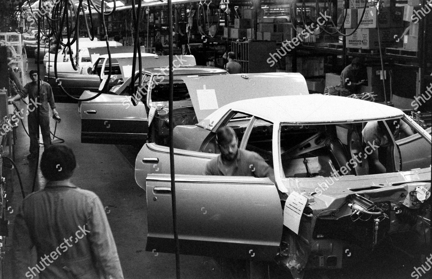 Personnel Working Inside Ford Assembly Line Editorial Stock Photo ...