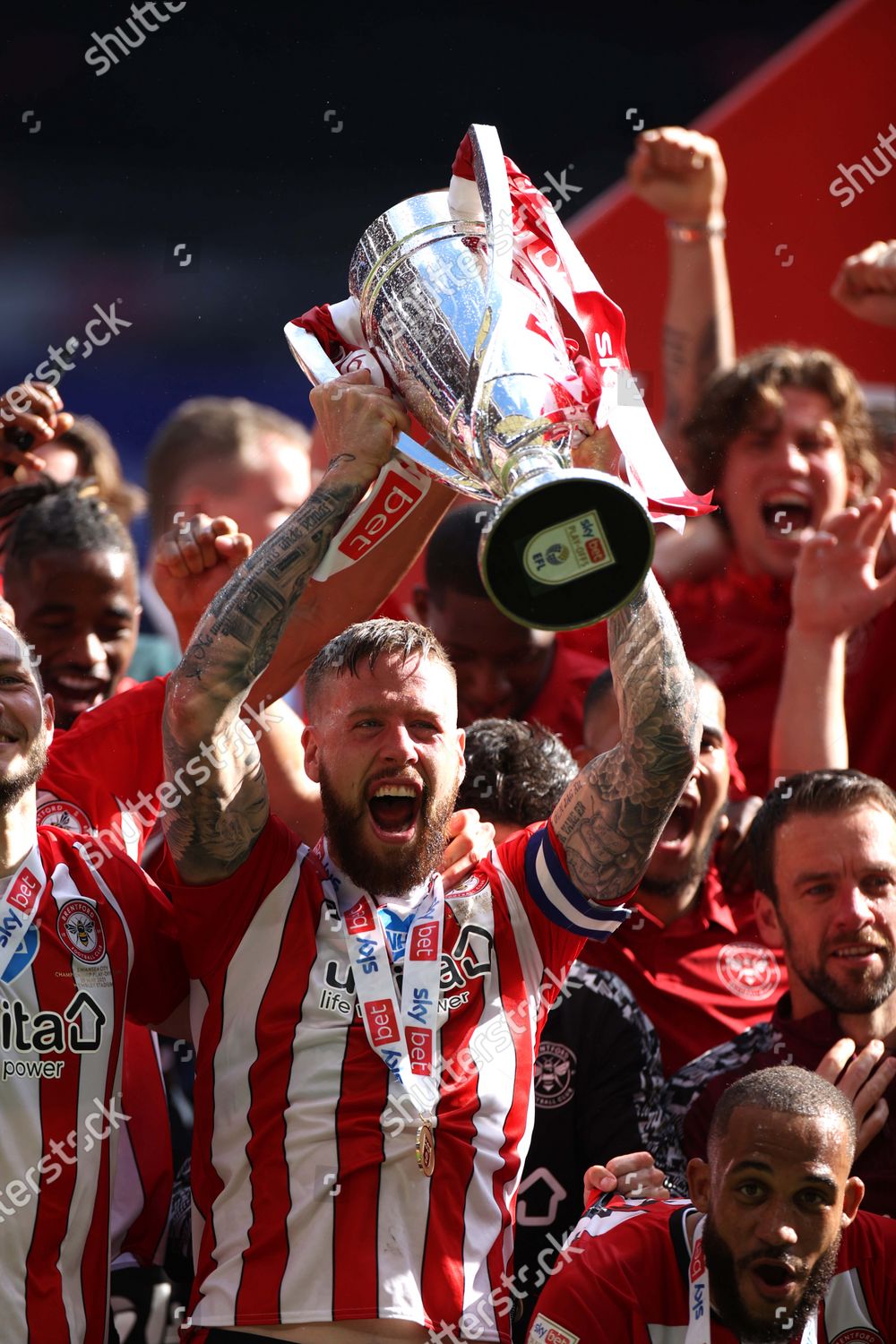 Pontus Jansson Brentford Lifts Trophy Brentford Editorial Stock Photo - Stock Image | Shutterstock