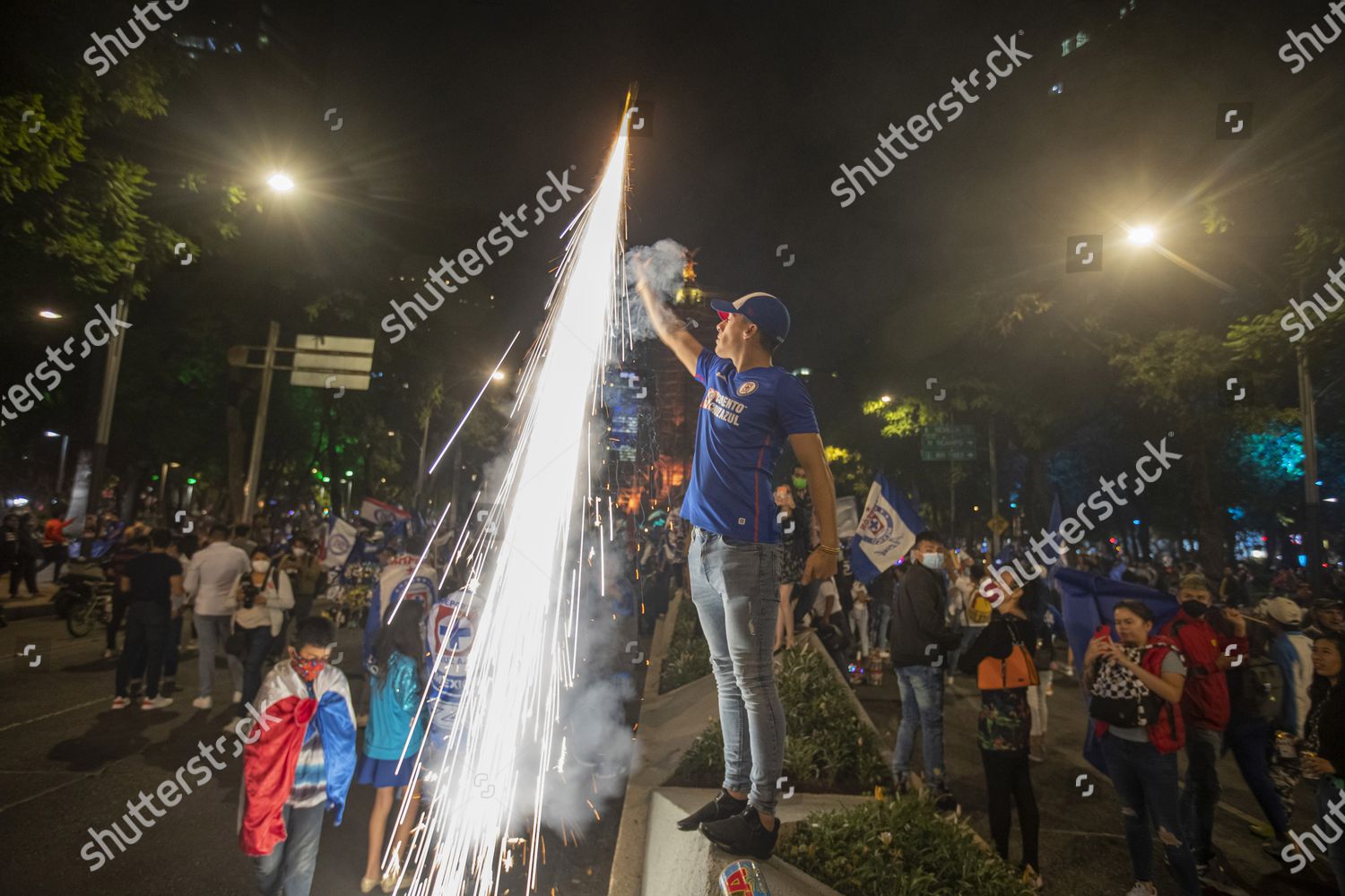 Cruz Azul Fans Attend Angel Independence Editorial Stock Photo - Stock ...