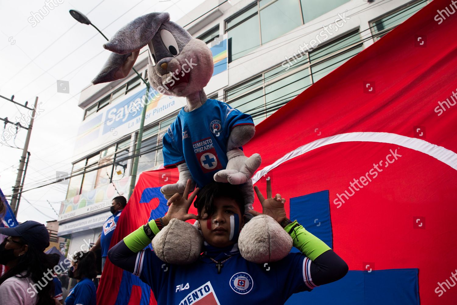 Cruz Azul Fans Arrive Azteca Stadium Editorial Stock Photo - Stock ...