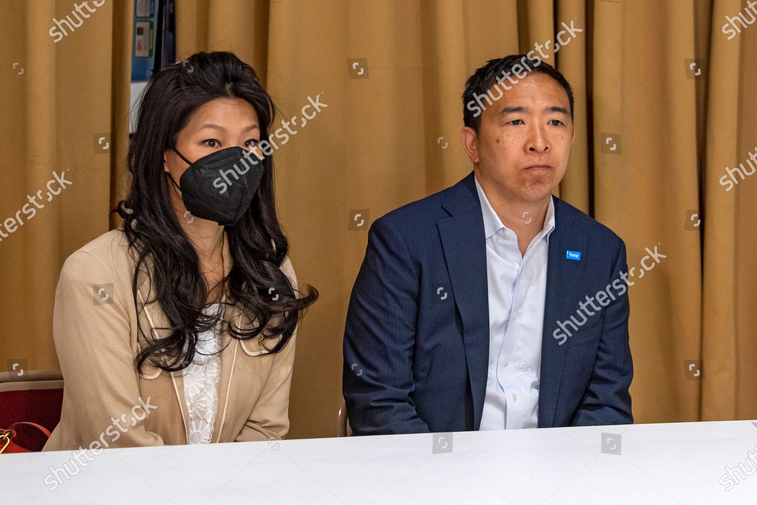 Mayoral Candidate Andrew Yang Wife Evelyn Editorial Stock Photo - Stock ...