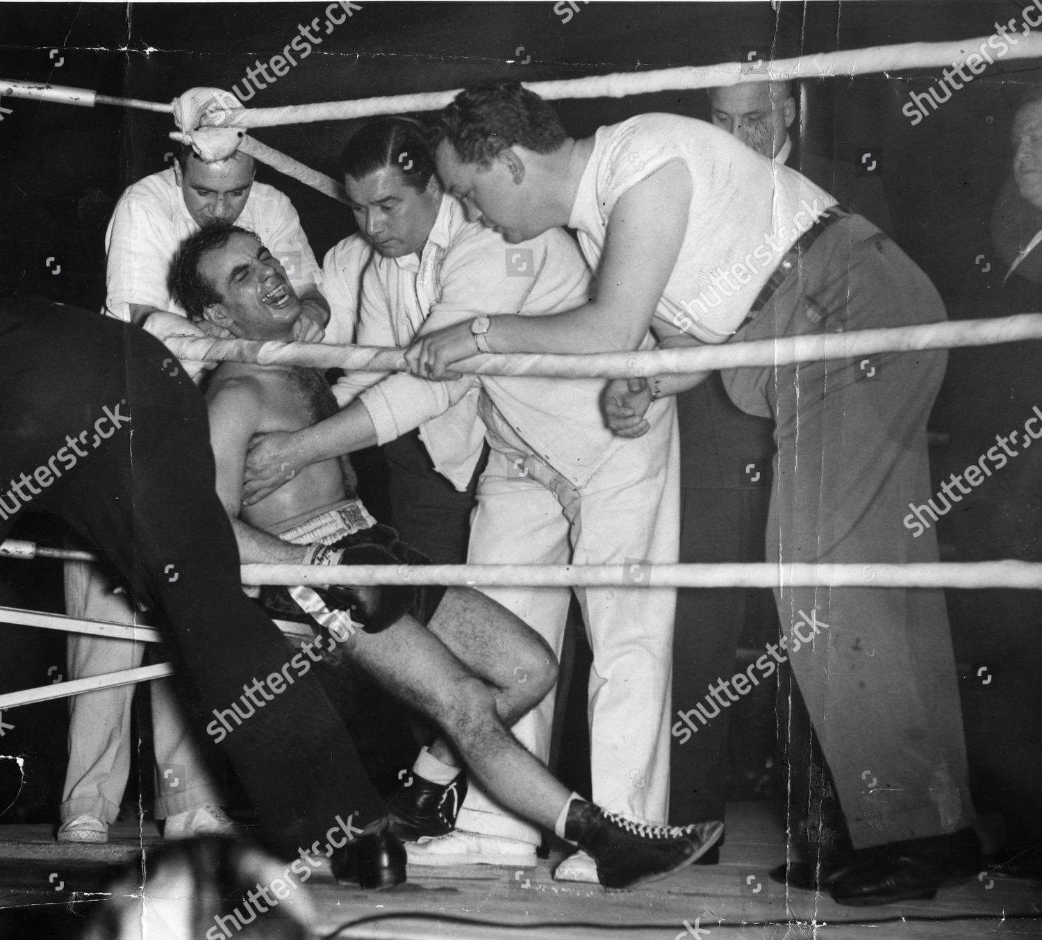 Jake Tuli Fights Nazzareno Gianelli Foto de stock de contenido ...