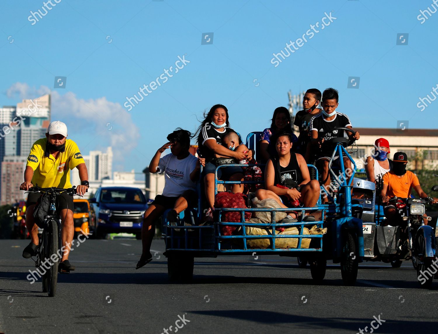 Filipino Motorists Maneuver Along Street Manila Editorial Stock Photo ...