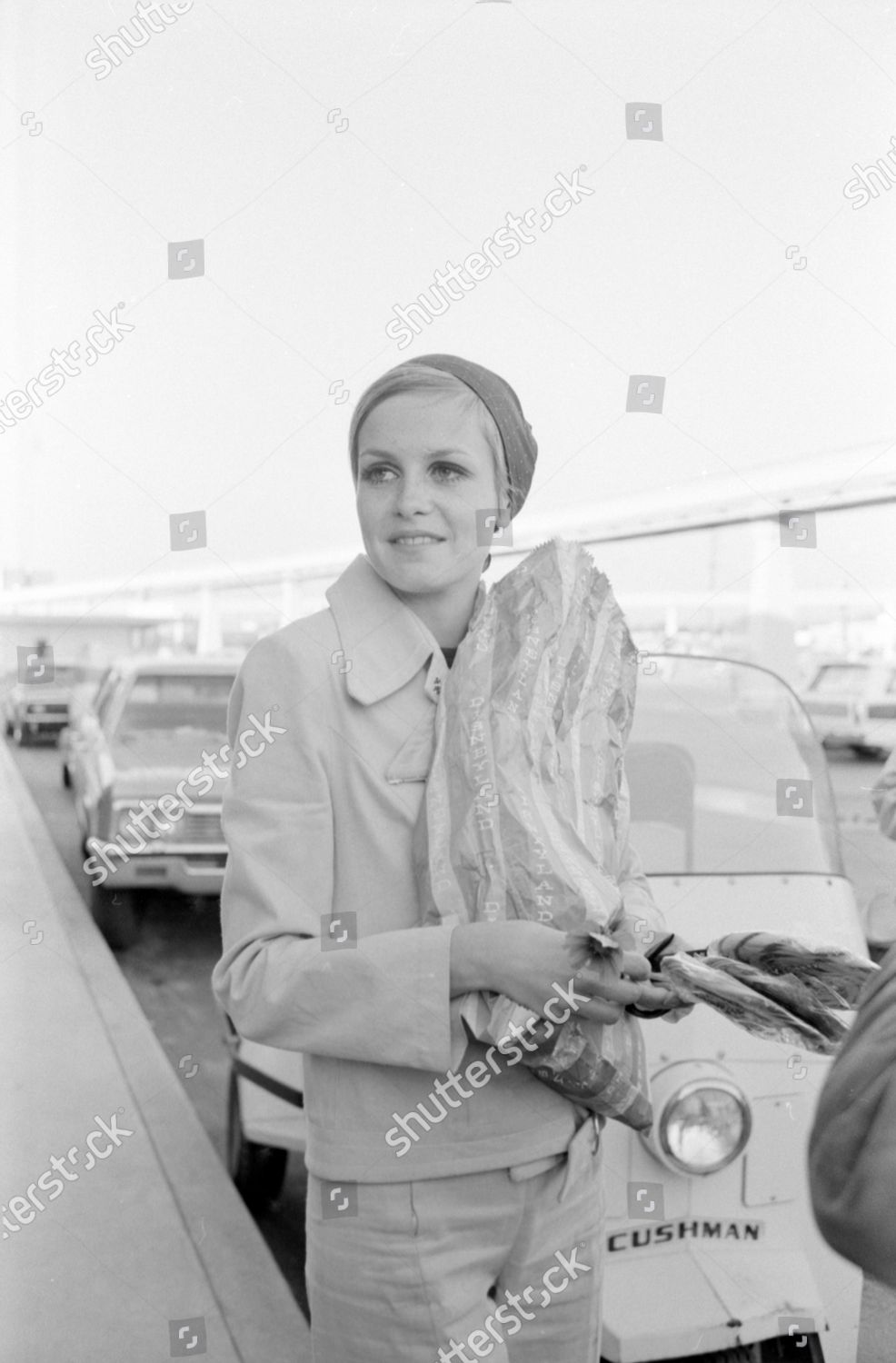 English Model Actress Twiggy Standing Near Editorial Stock Photo ...