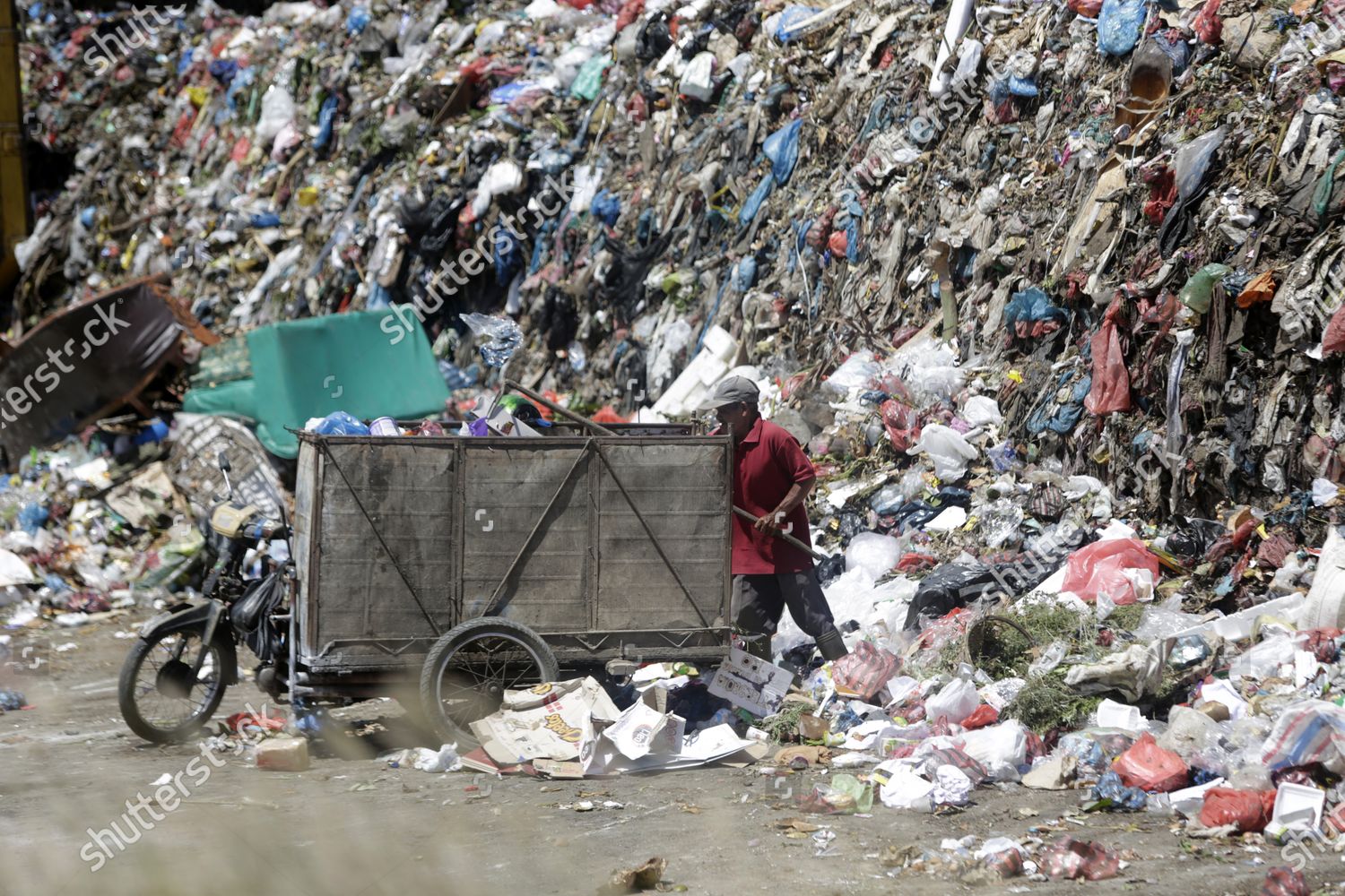 Scavengers Search Pick Plastic Waste Recycling Editorial Stock Photo ...