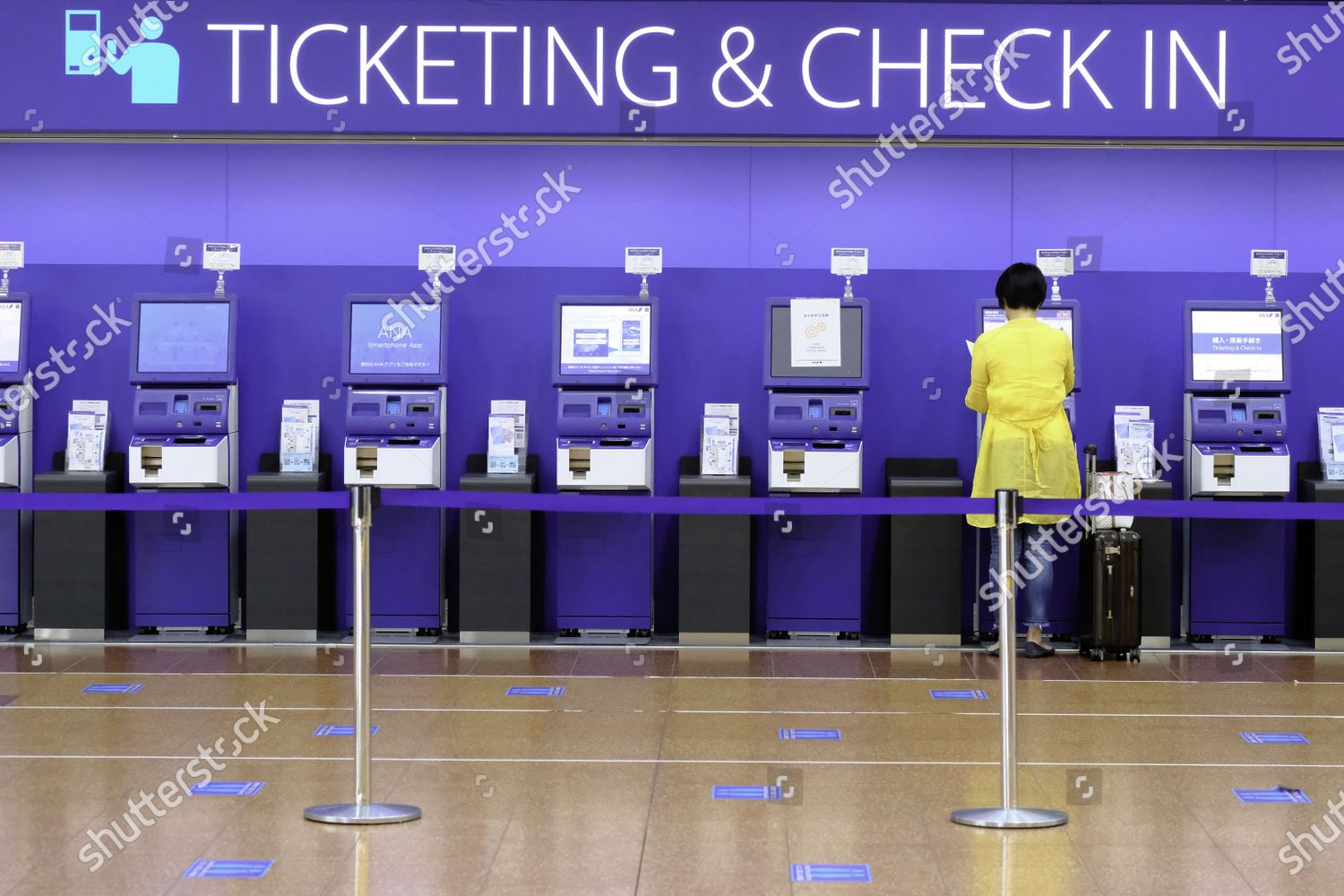 TOURIST CHECK-IN HANEDA AIRPORT TOKYO DEPARTURE Editorial Stock Photo ...