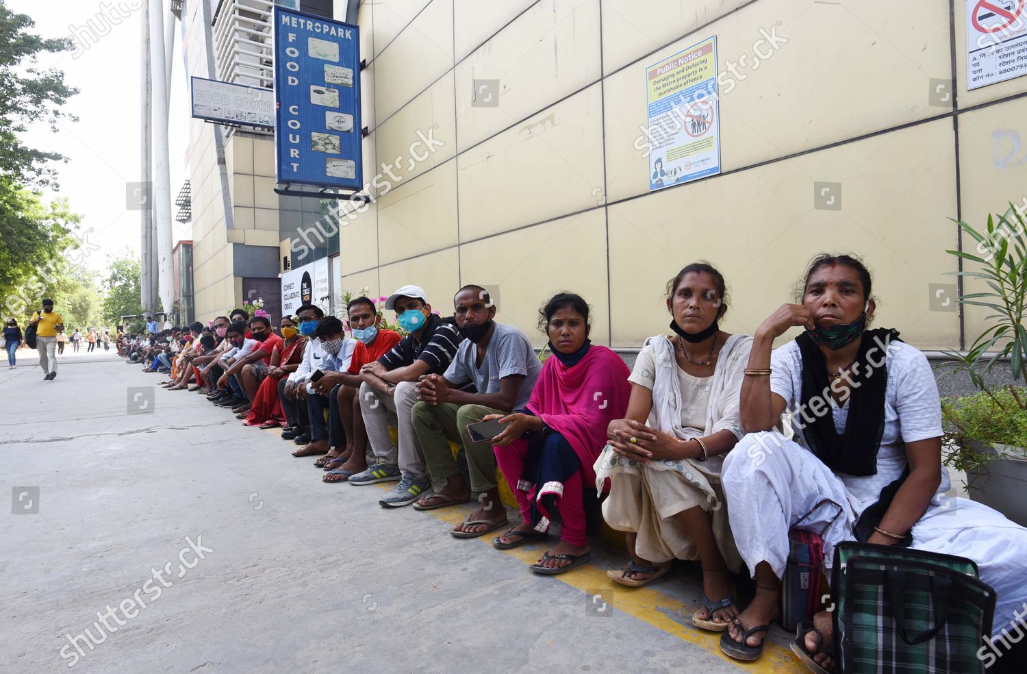 People Defying Social Distancing Norms While Editorial Stock Photo ...