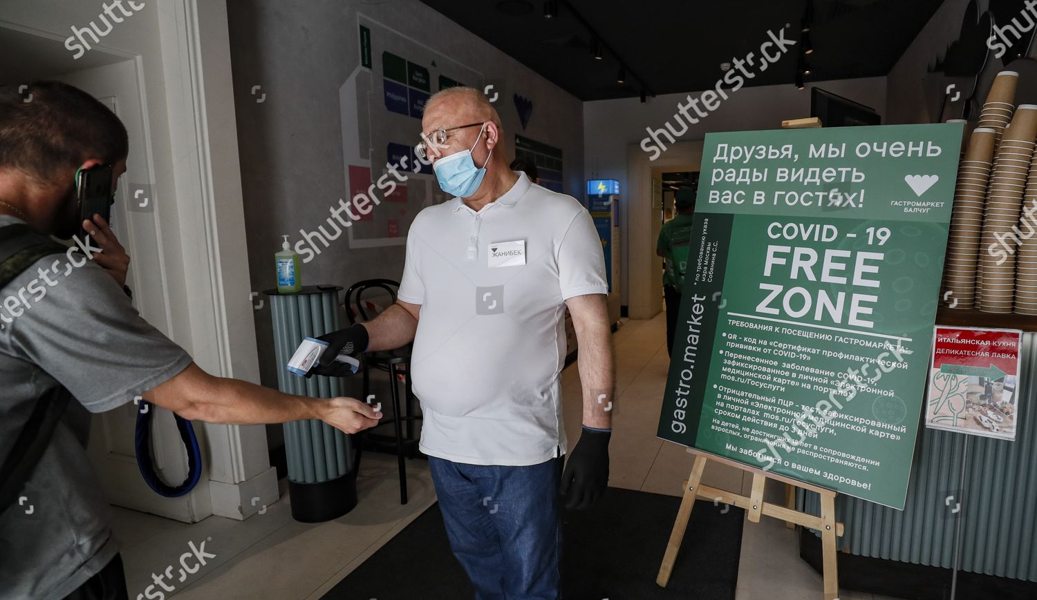 Security Guard Checks Temperature Food Delivery Editorial Stock Photo ...