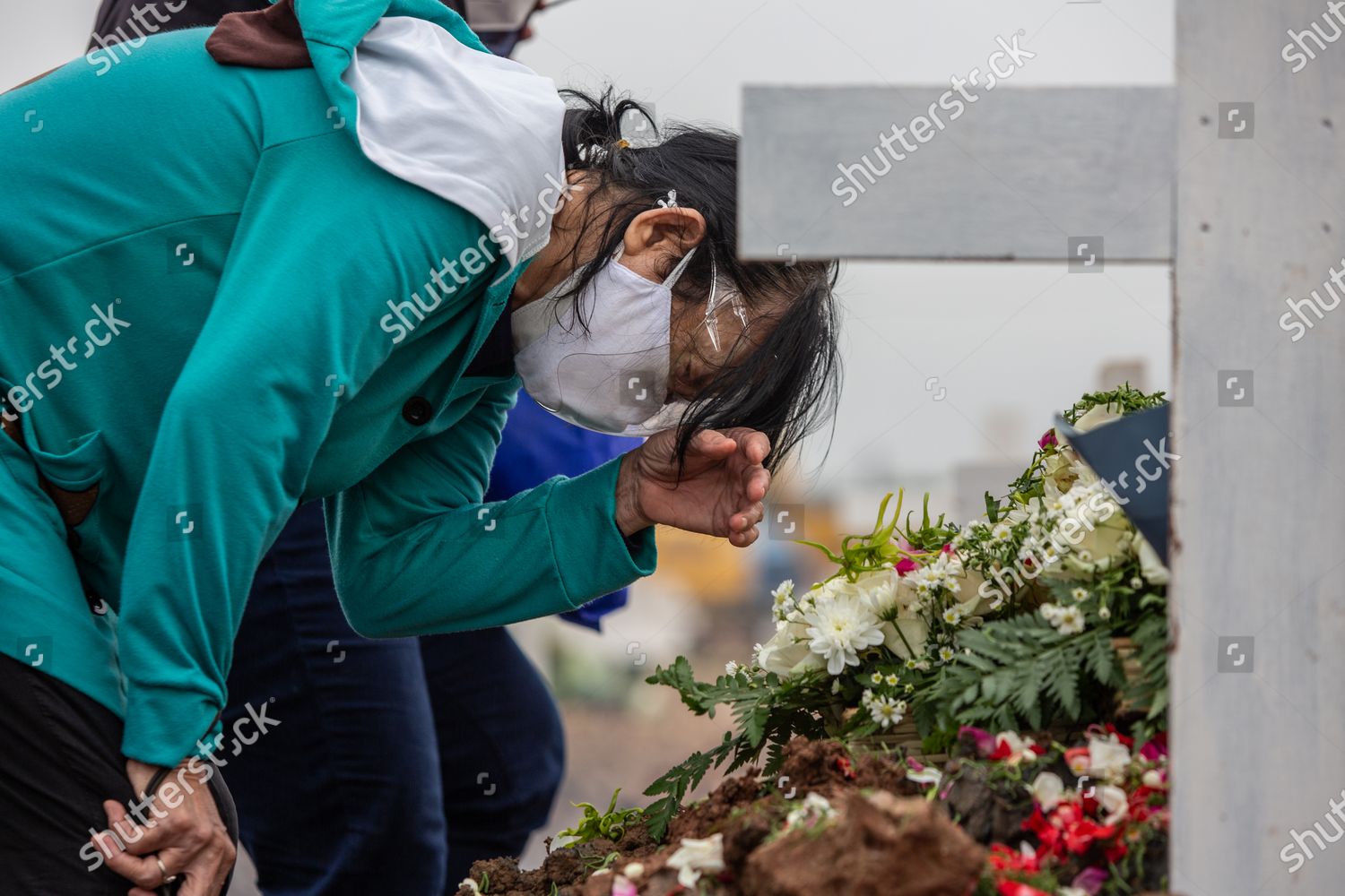 Woman Crying During Burial Daughter Who Editorial Stock Photo - Stock ...