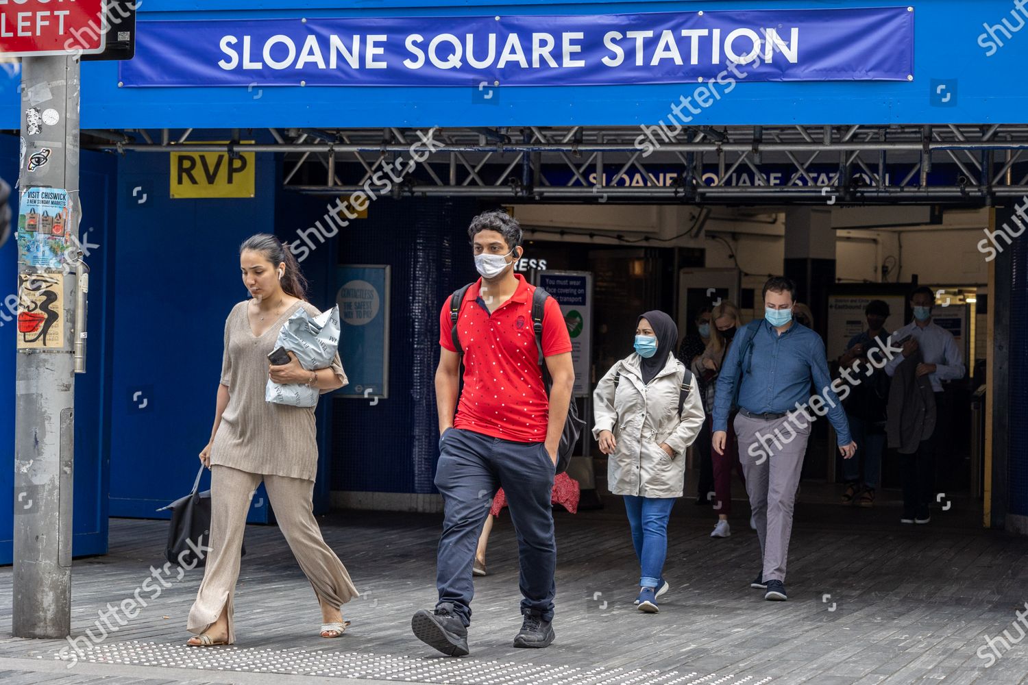 Commuters Arriving Sloane Square Tube Station Editorial Stock Photo ...