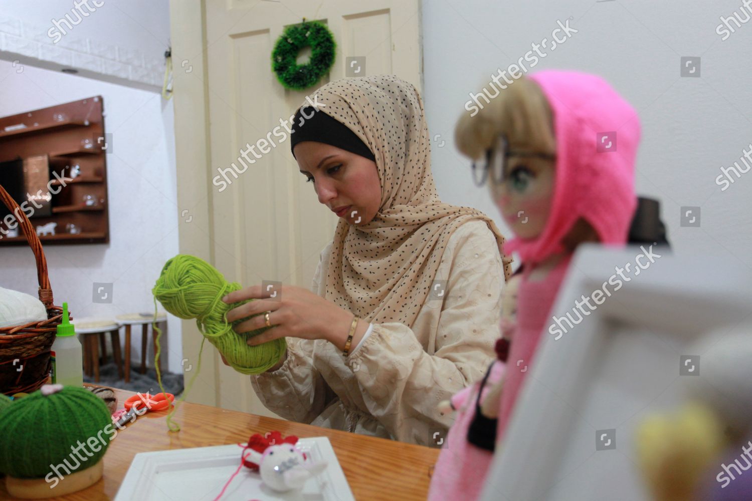 Palestinian Basma Mahmoud 33 Makes Dolls Editorial Stock Photo - Stock ...