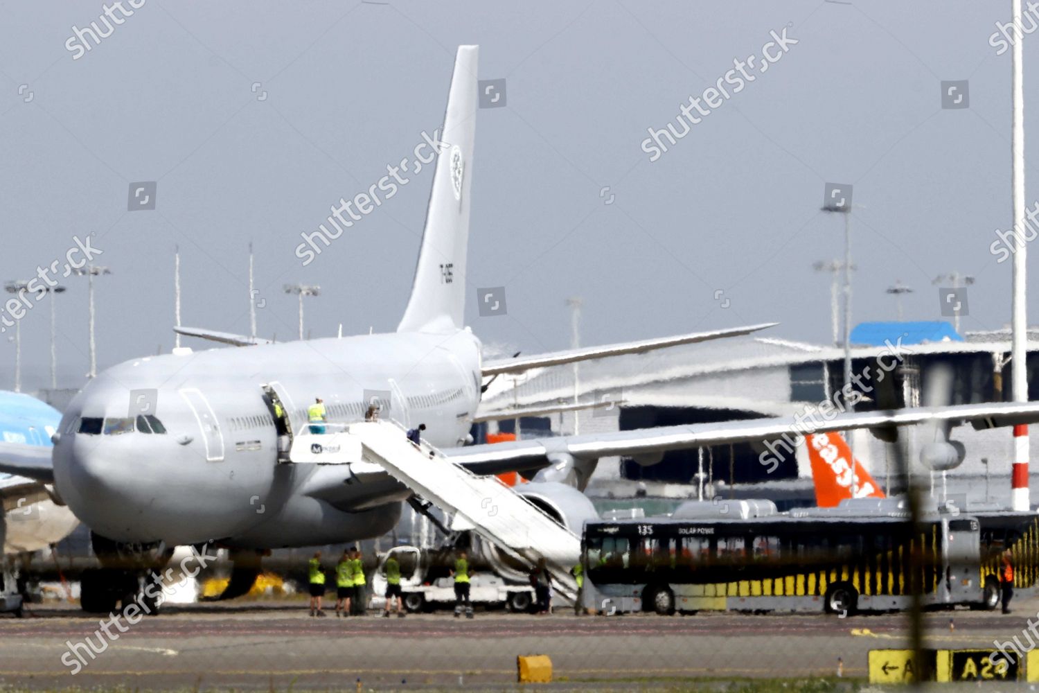 Evacuators Afghanistan Disembark Shielded Cargo Platform Editorial ...