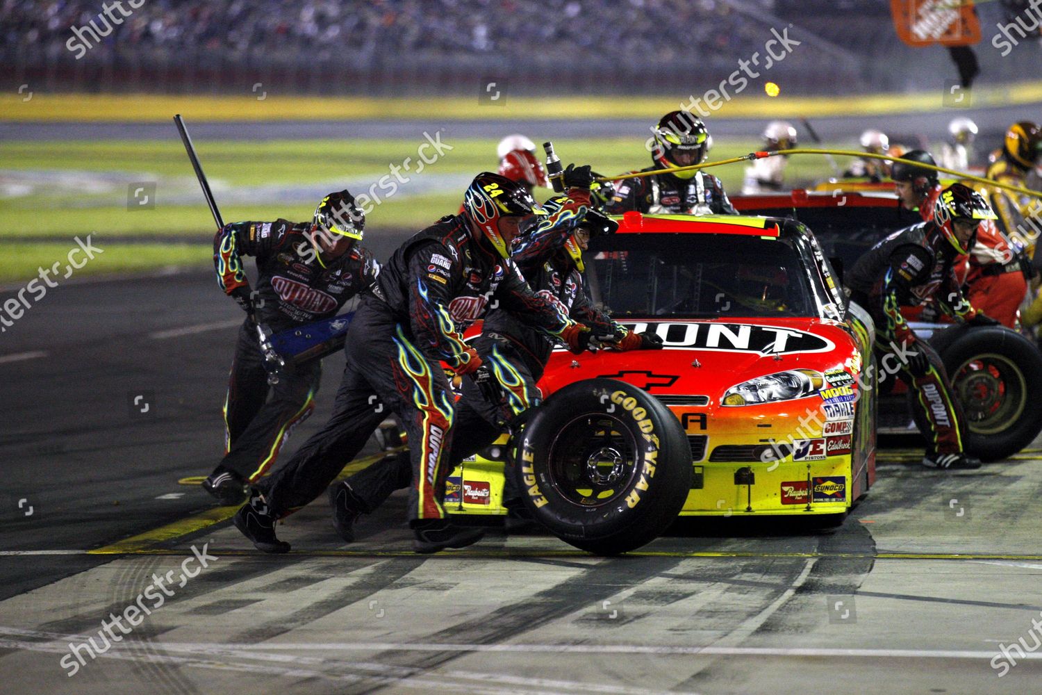 Jeff Gordons Pit Crew Rushes Through Editorial Stock Photo - Stock ...