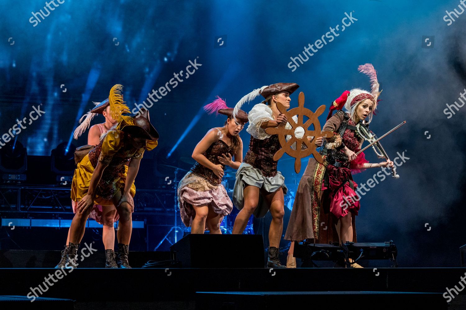 Lindsey Stirling Taylor Gagliano Addie Byers Editorial Stock Photo ...