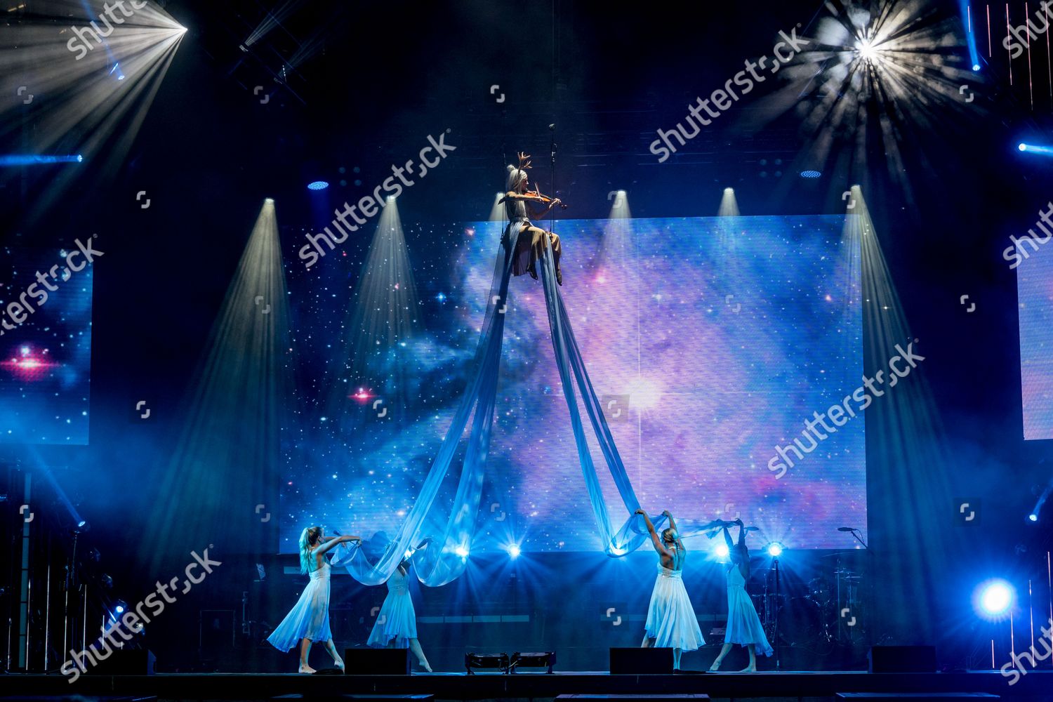 Lindsey Stirling Taylor Gagliano Addie Byers Editorial Stock Photo ...
