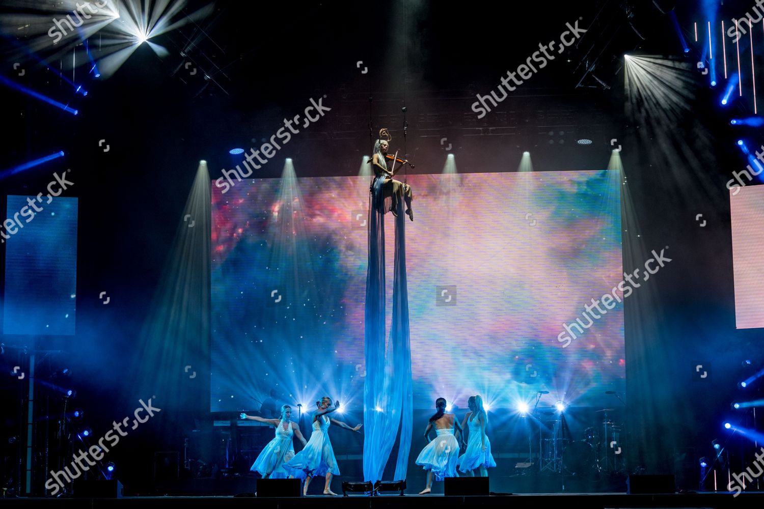 Lindsey Stirling Taylor Gagliano Addie Byers Editorial Stock Photo ...