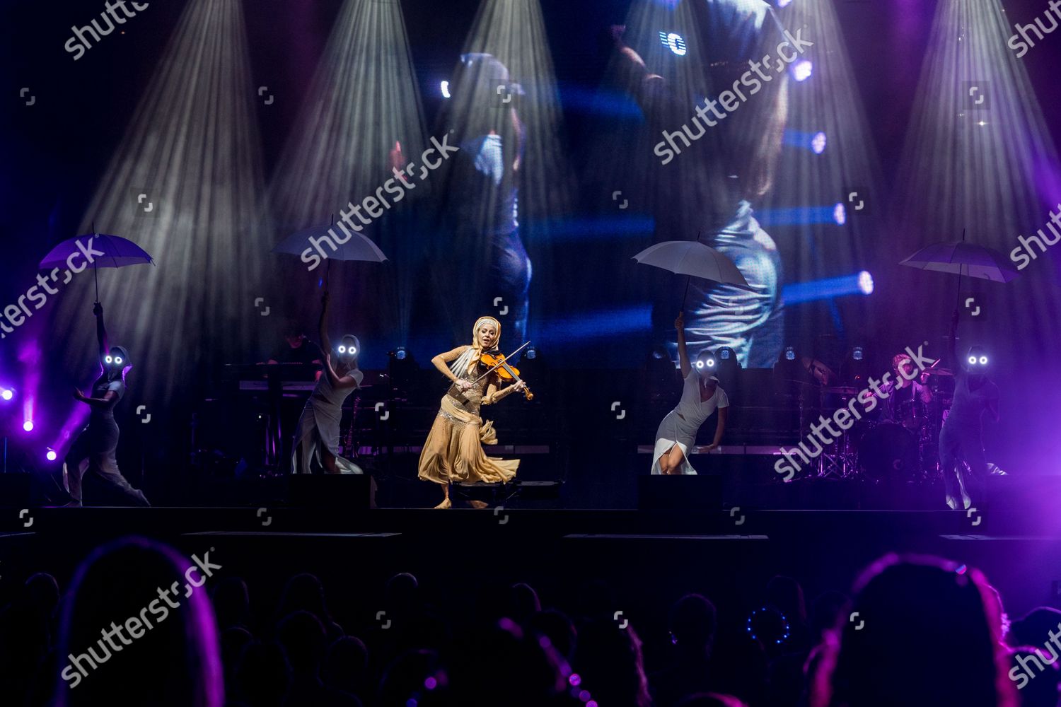 Lindsey Stirling Taylor Gagliano Addie Byers Editorial Stock Photo ...