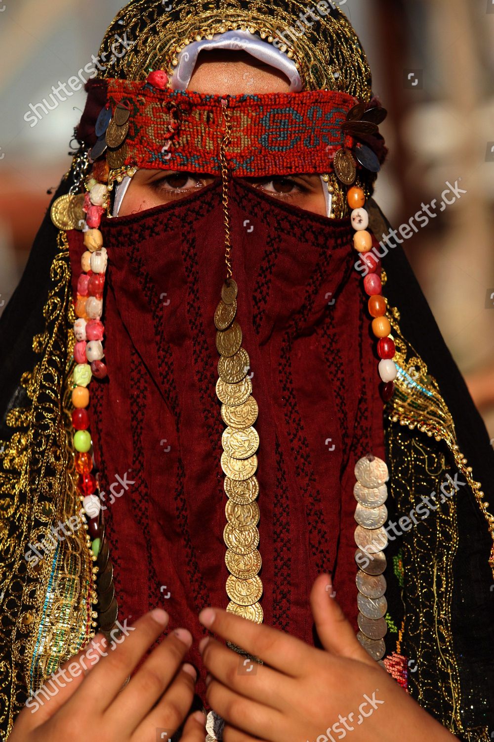 Palestinian Girl Wearing Traditional Arabic Headdress Editorial Stock ...
