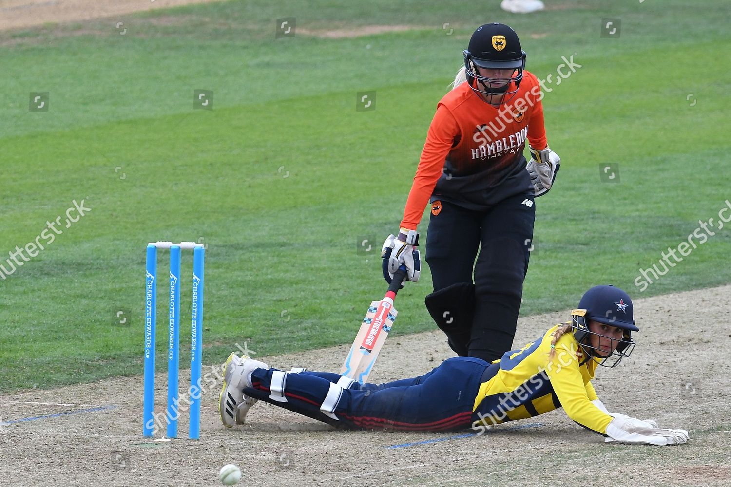 Alice Monaghan Southern Vipers Kira Chathli Editorial Stock Photo ...