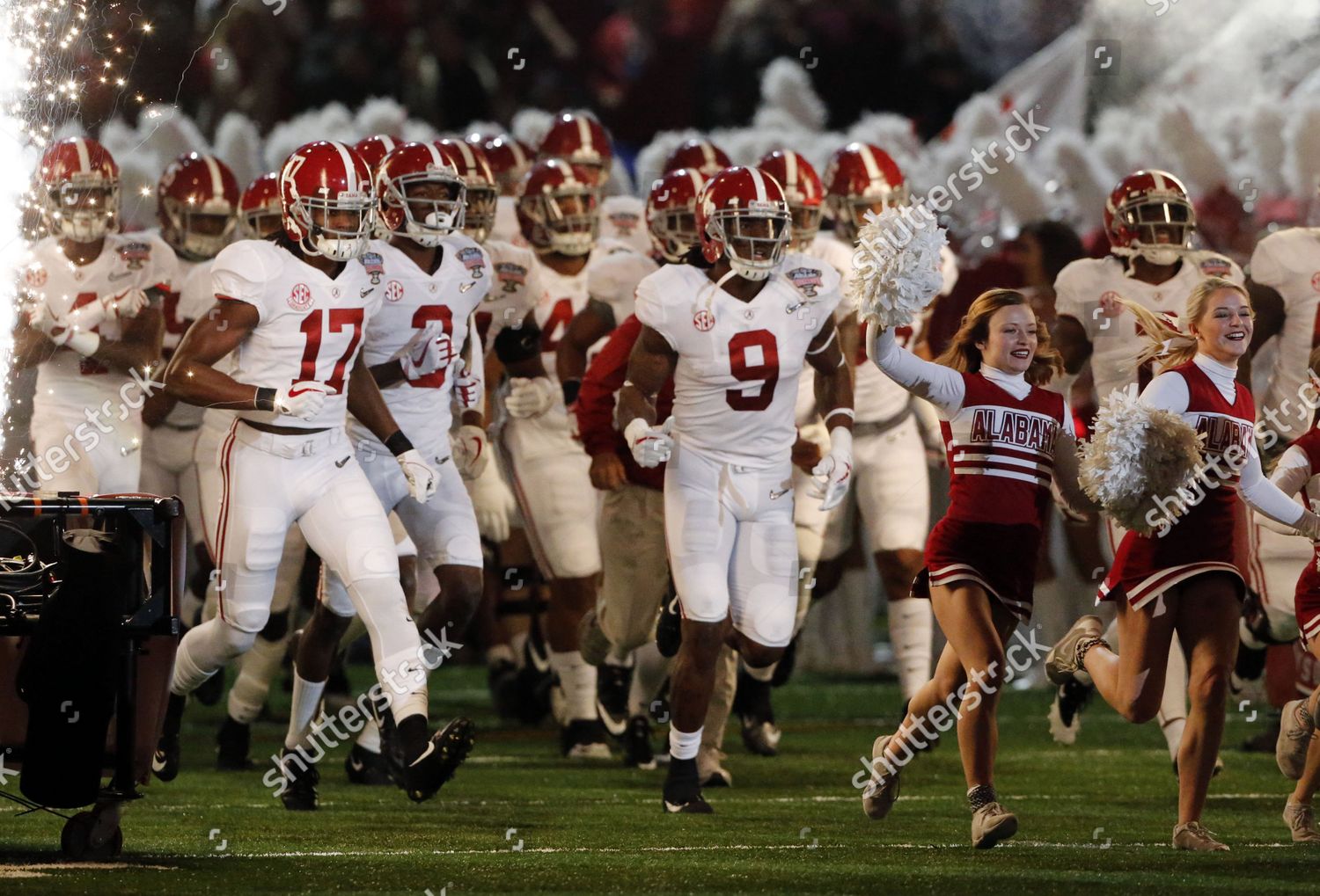 Alabama Crimson Tide Cheerleaders Lead Team Editorial Stock Photo ...