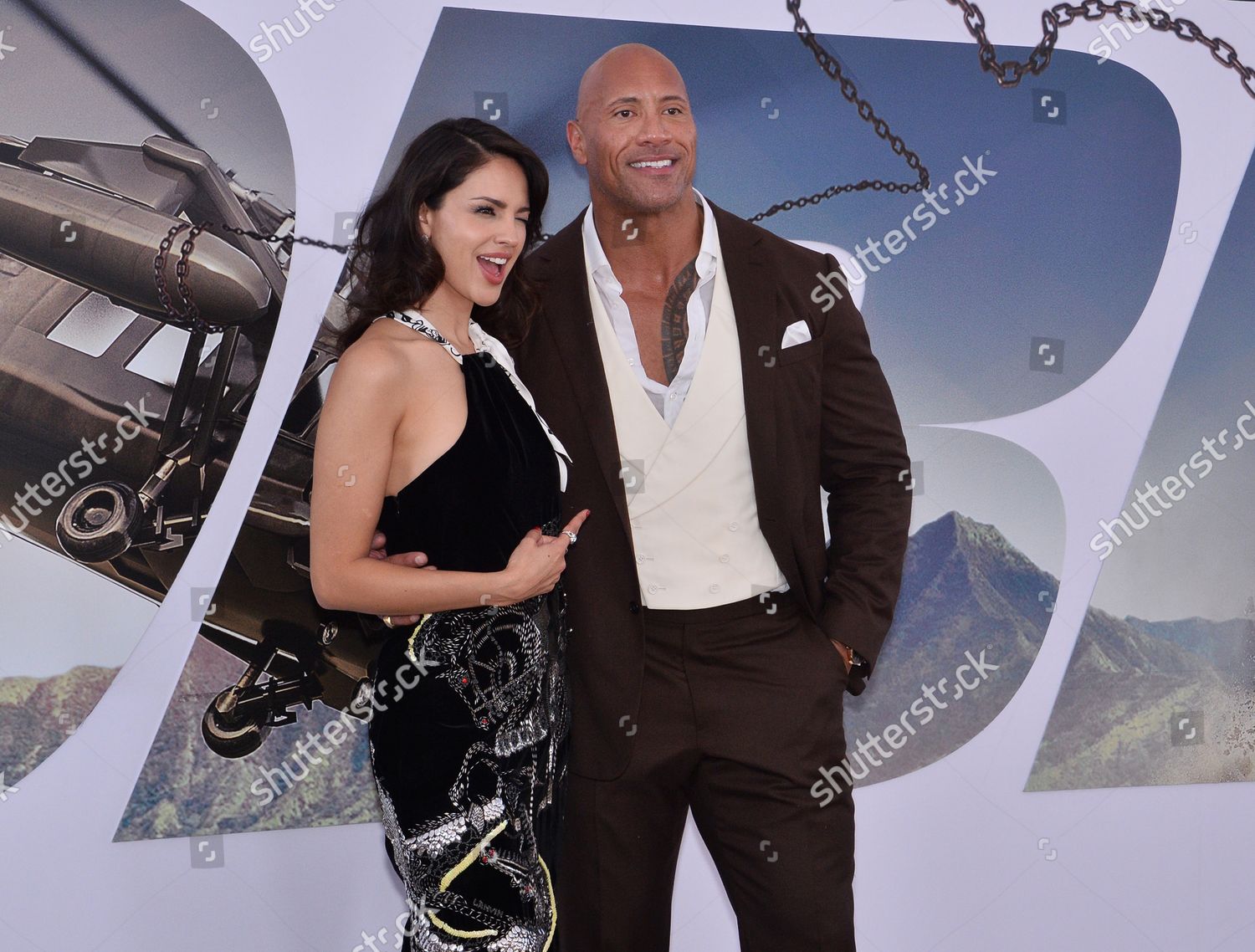 Cast Members Eiza Gonzlez Dwayne Johnson Redaktionelles Stockfoto