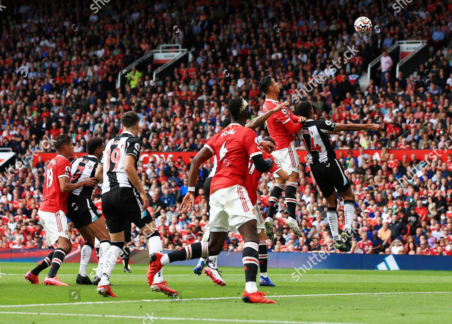 Cristiano Ronaldo Manchester United Jumps Header Editorial Stock Photo ...