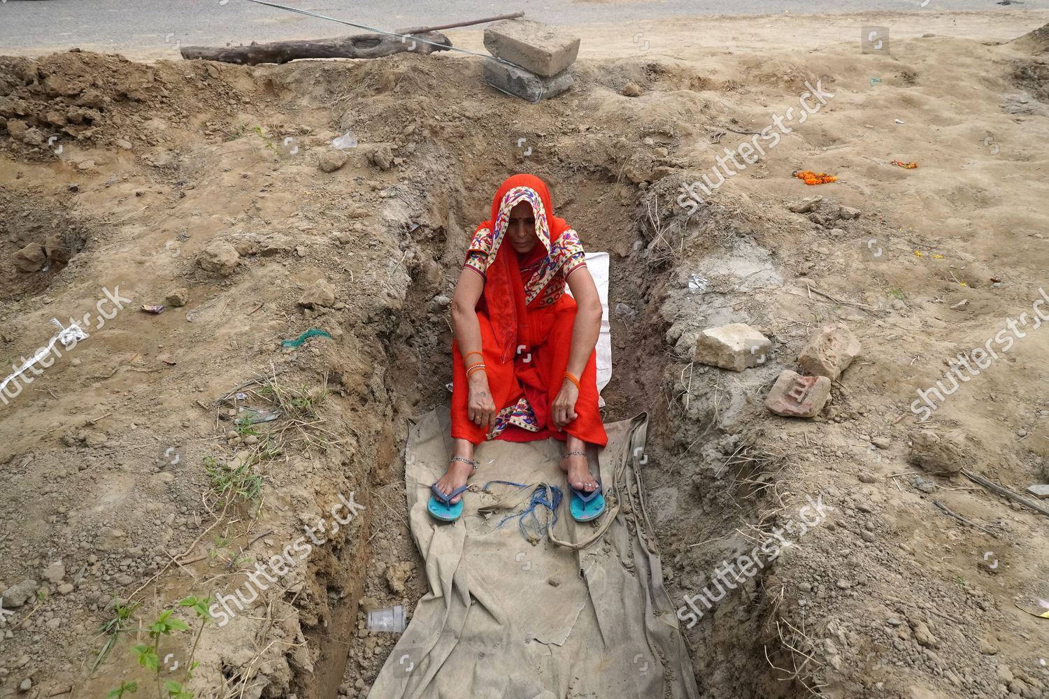 Woman Sits Inside Grave Farmers Stage Editorial Stock Photo - Stock ...