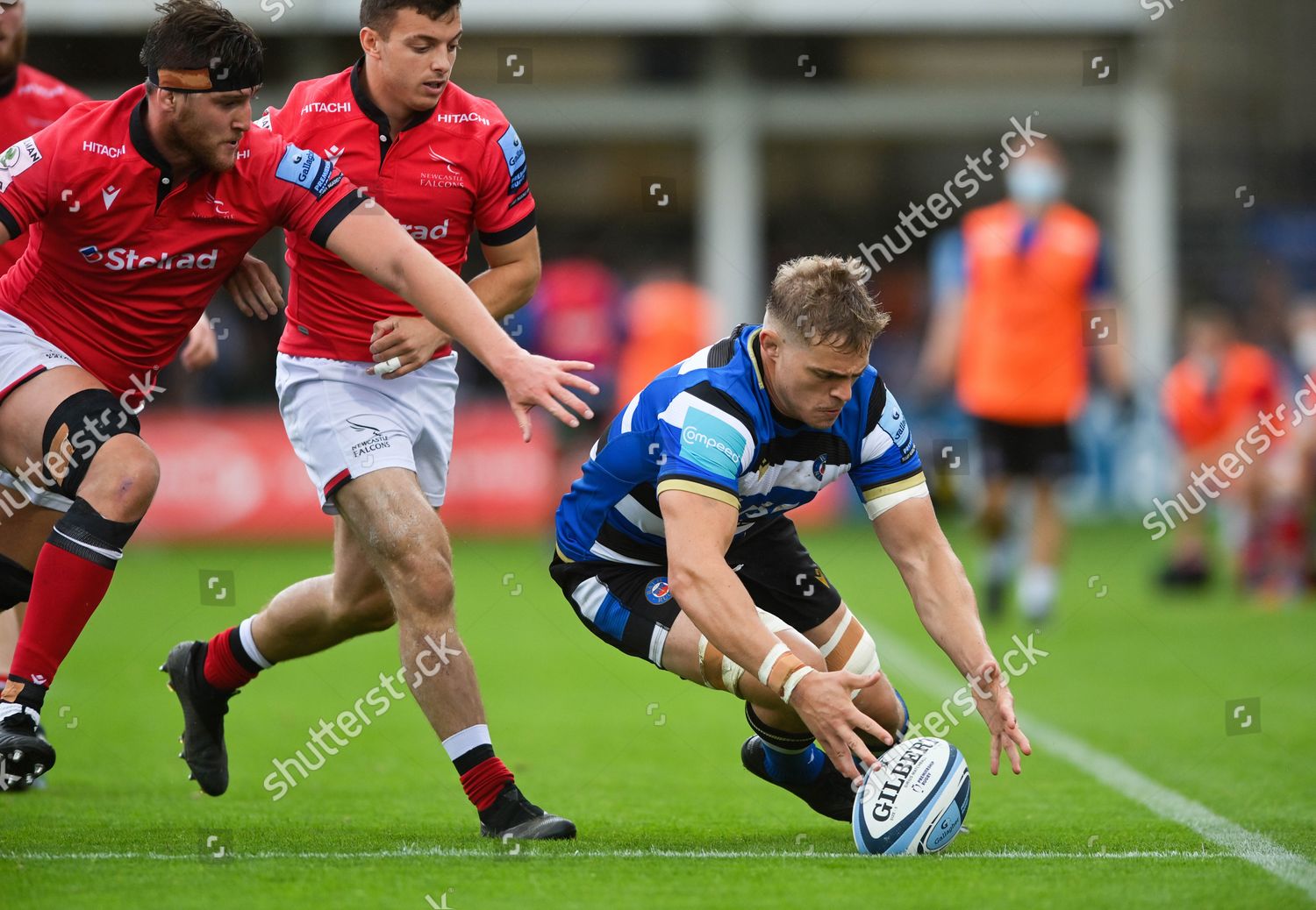 Tom Ellis Bath Rugby Gathers Ball Editorial Stock Photo - Stock Image ...