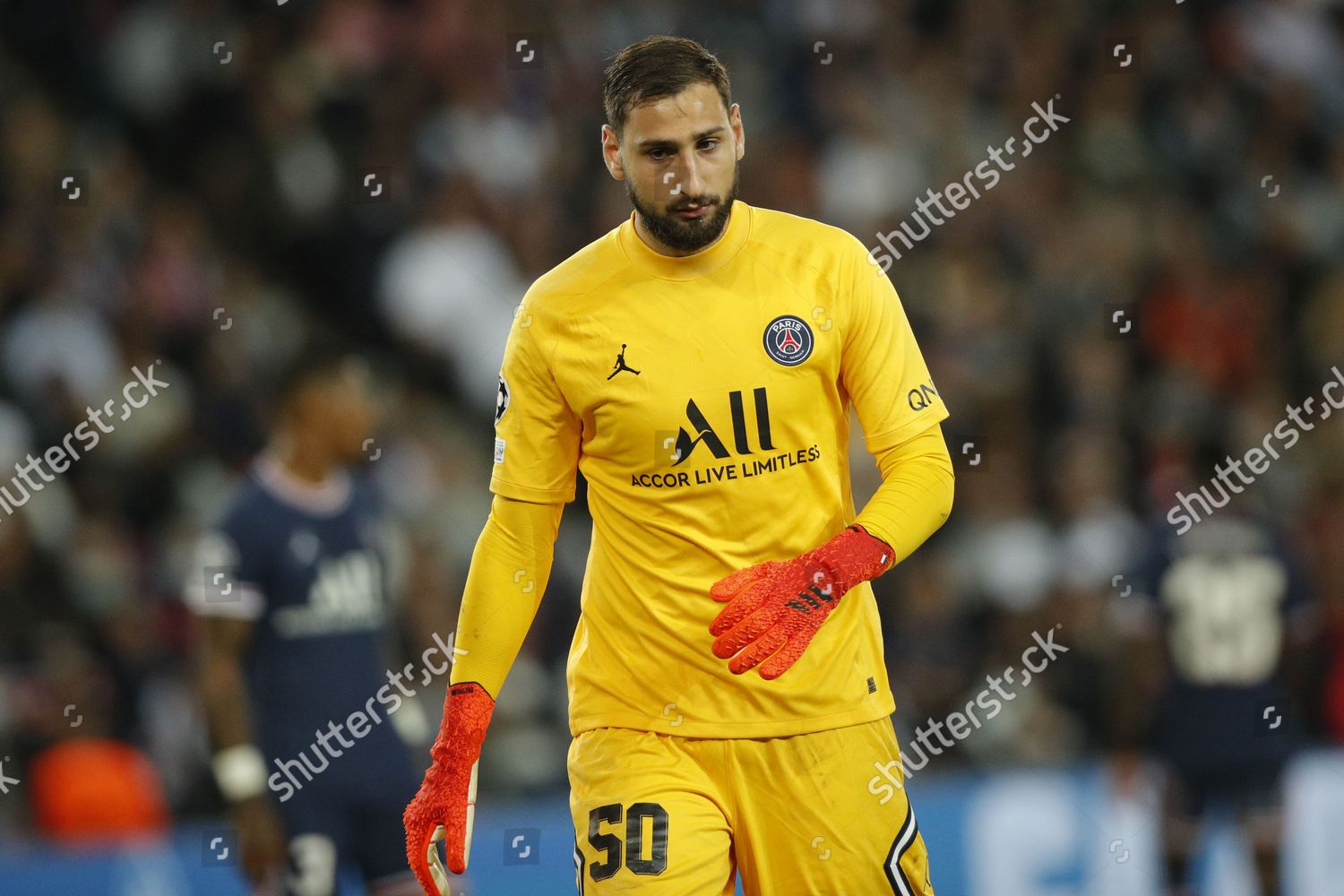Paris Saint Germains Goalkeeper Gianluigi Donnarumma Editorial Stock ...