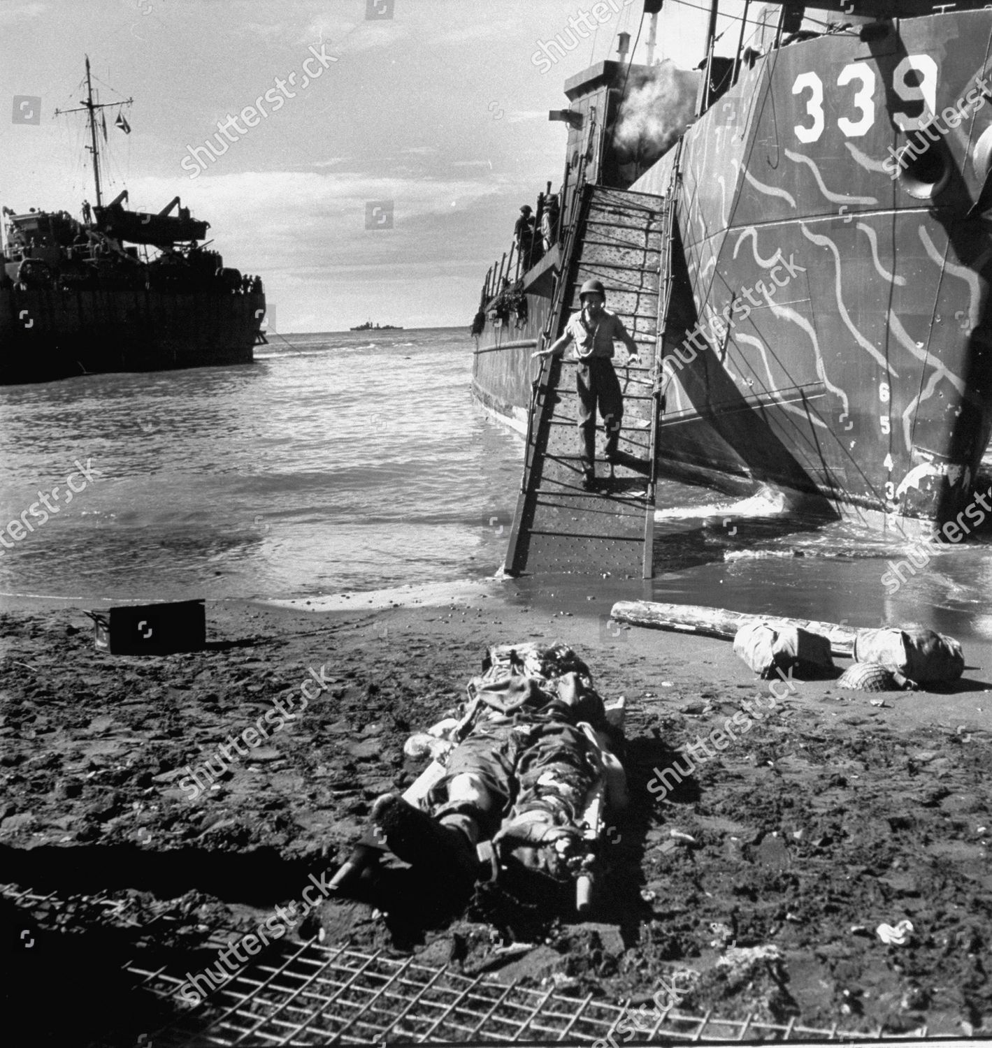 American Soldier Descending Steps Lci Towards Editorial Stock Photo ...