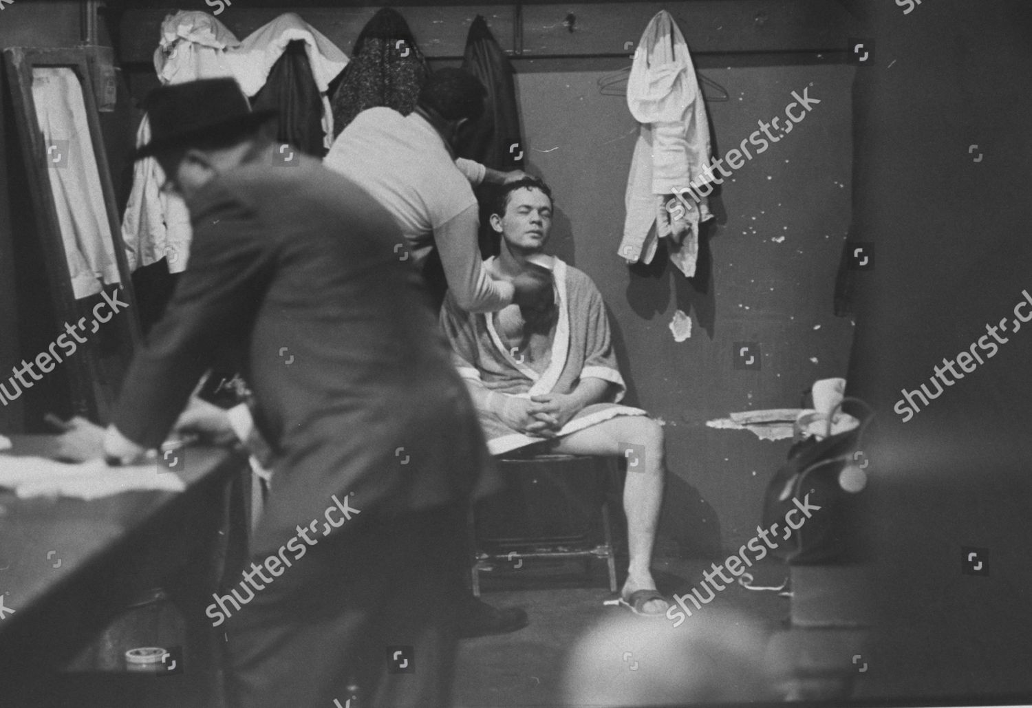 Boxing Handler Restoring Fallen Boxer Consciousness Editorial Stock ...