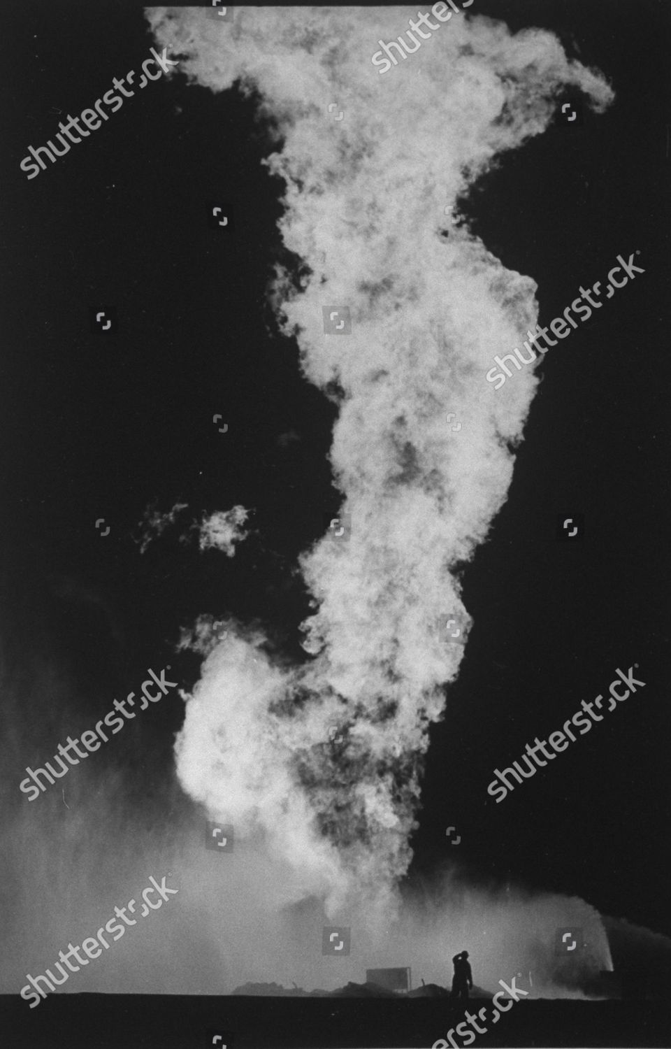 Gassi Touil Gas Well Fire Sahara Editorial Stock Photo - Stock Image ...