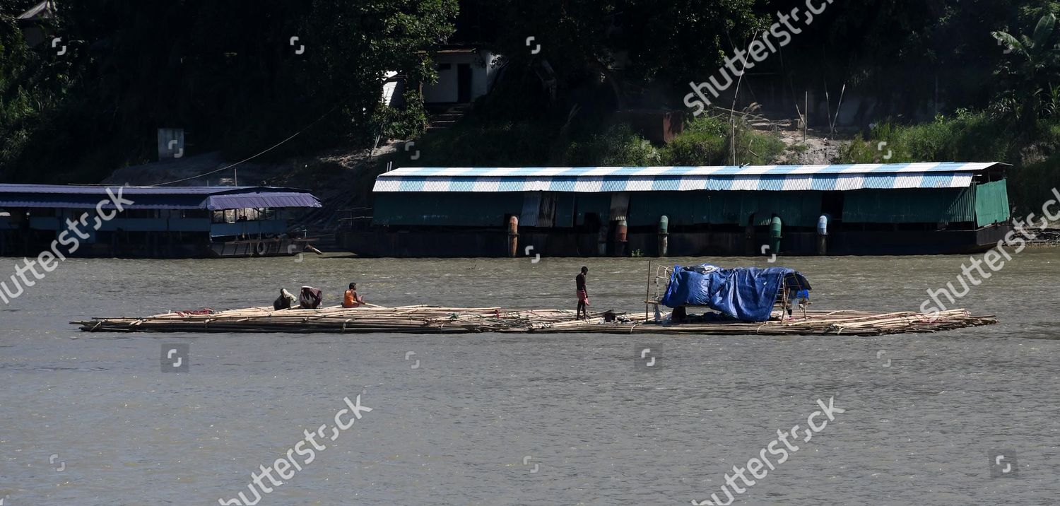 Indian Vendors Steer Bamboo Pontoon Along Editorial Stock Photo - Stock ...