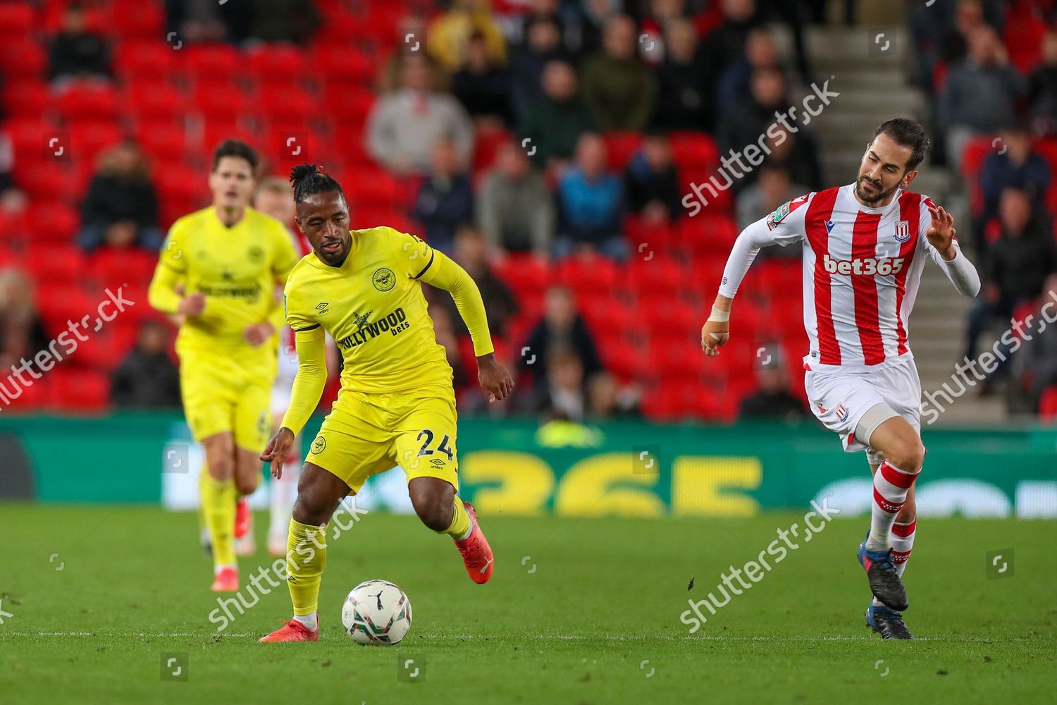 Brentford Midfielder Tariqe Fosu 24 Holds Editorial Stock Photo - Stock ... Brentford Midfielder Tariqe Fosu 24 Holds Editorial Stock Photo - Stock ...