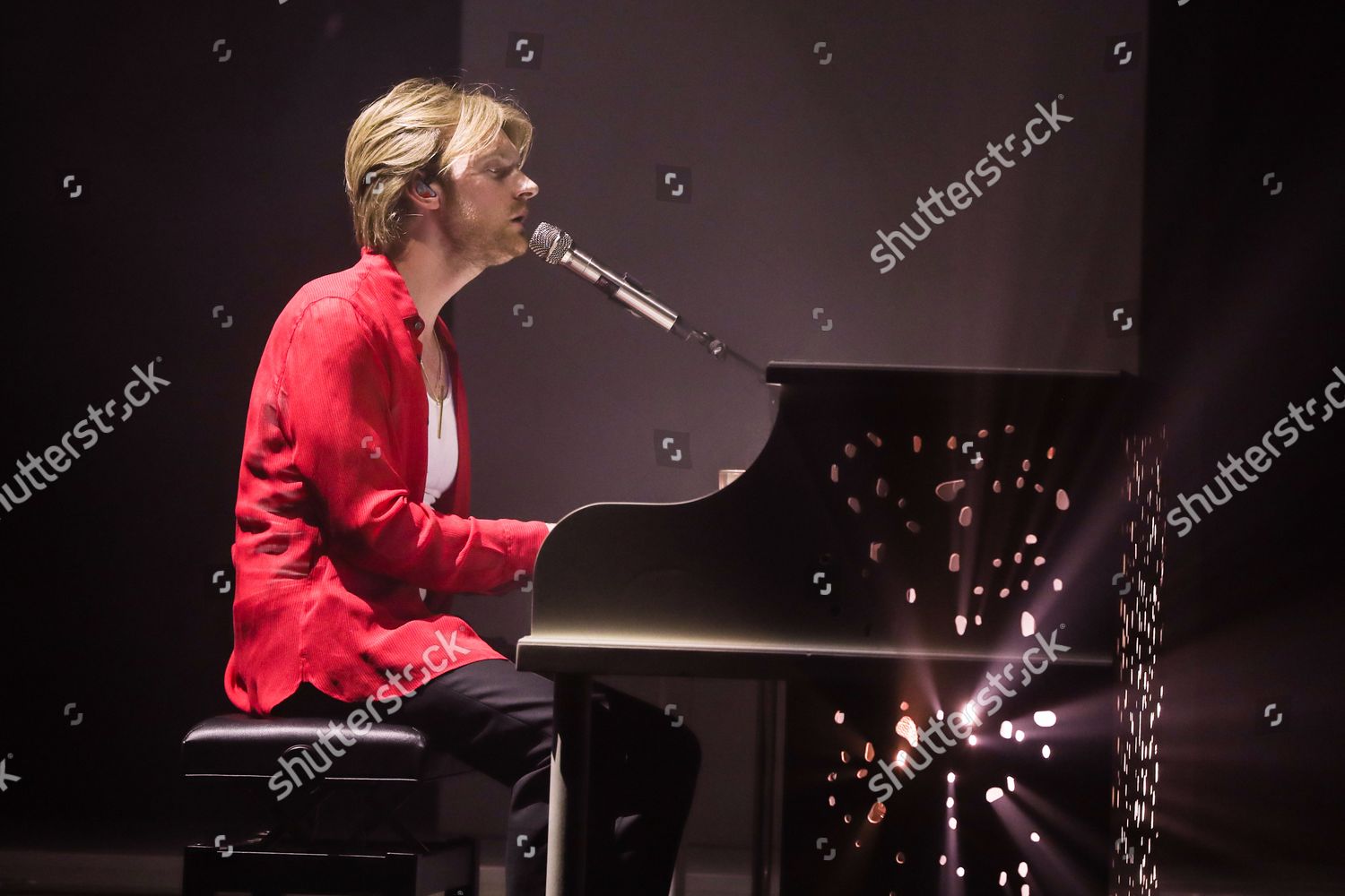 Singer Finneas Finneas Oconnell Performs On Editorial Stock Photo ...