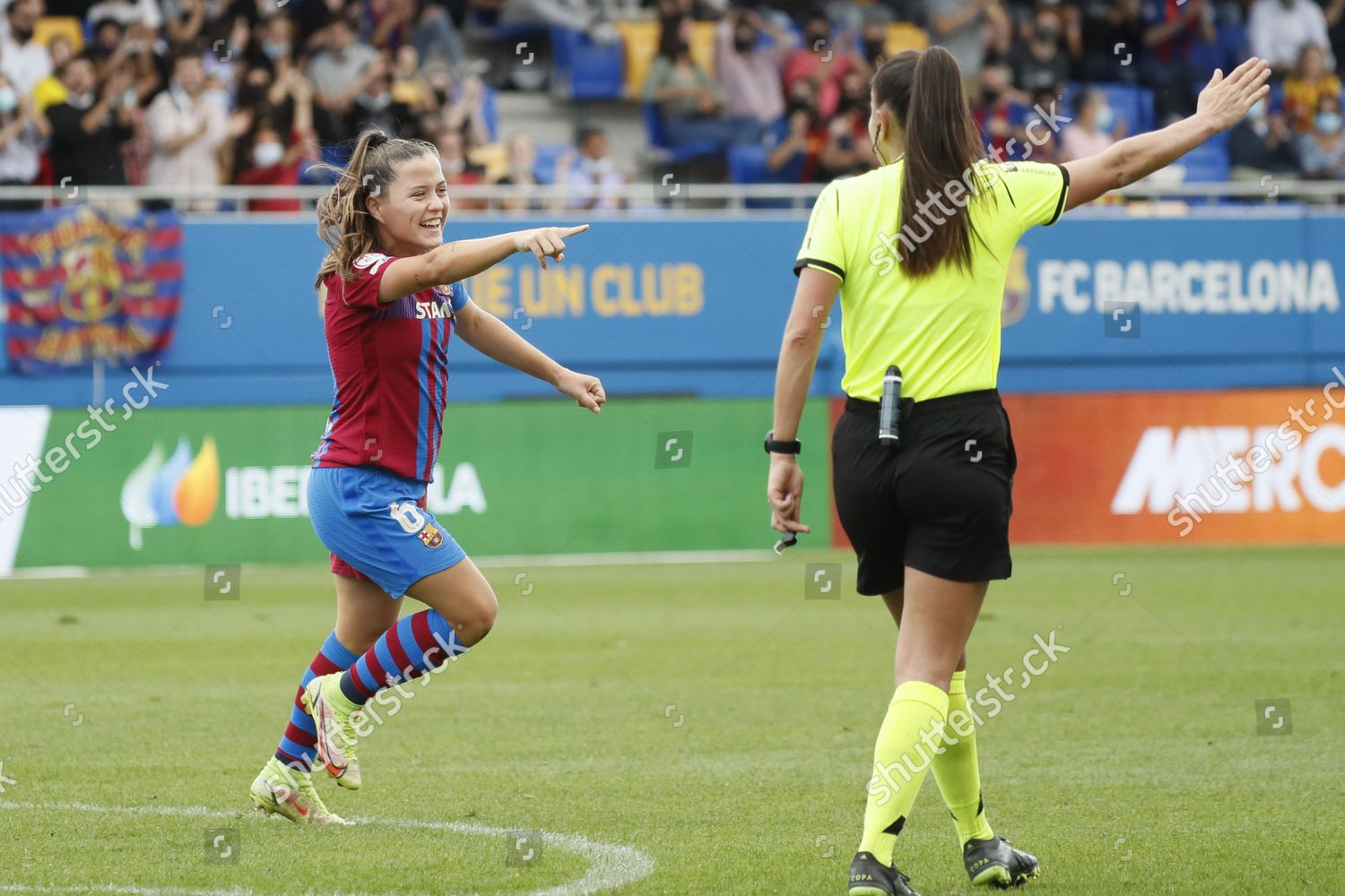 Claudia Pina 6 Barcelona Celebration Goal Editorial Stock Photo - Stock ...