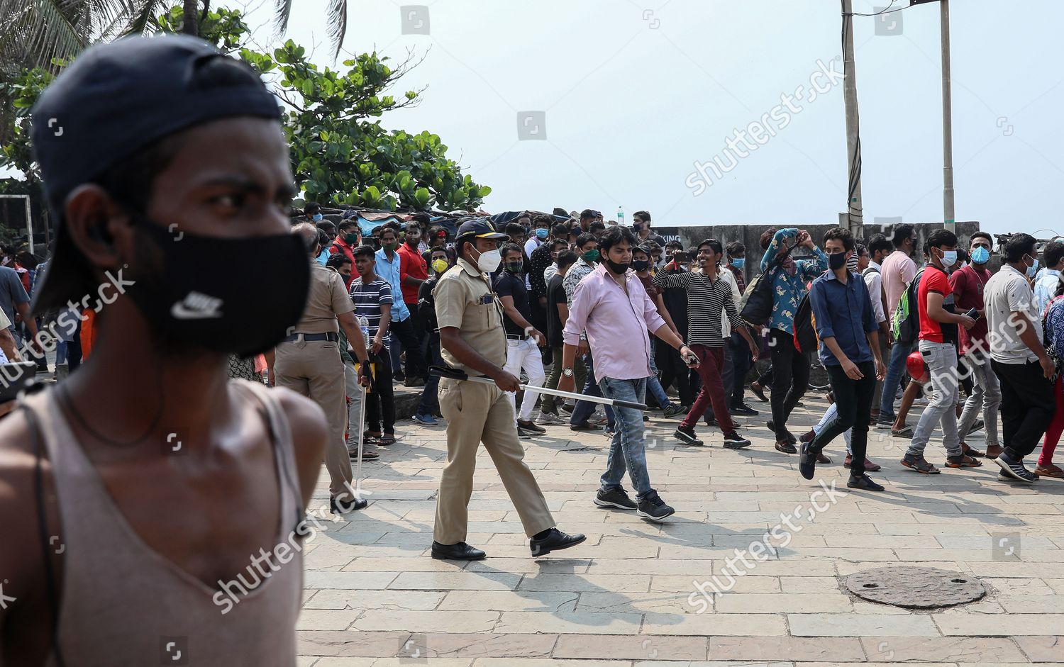 Indian Police Disperse Crowd Gathered Outside Editorial Stock Photo ...