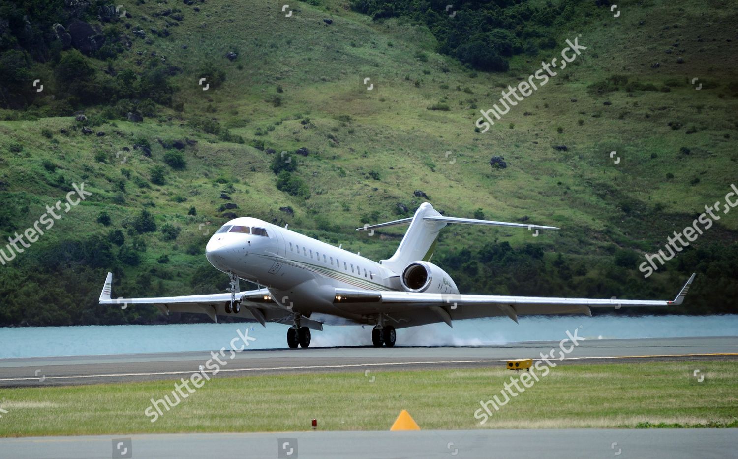 Oprah Winfreys Plane Touches Down Australia Editorial Stock Photo ...